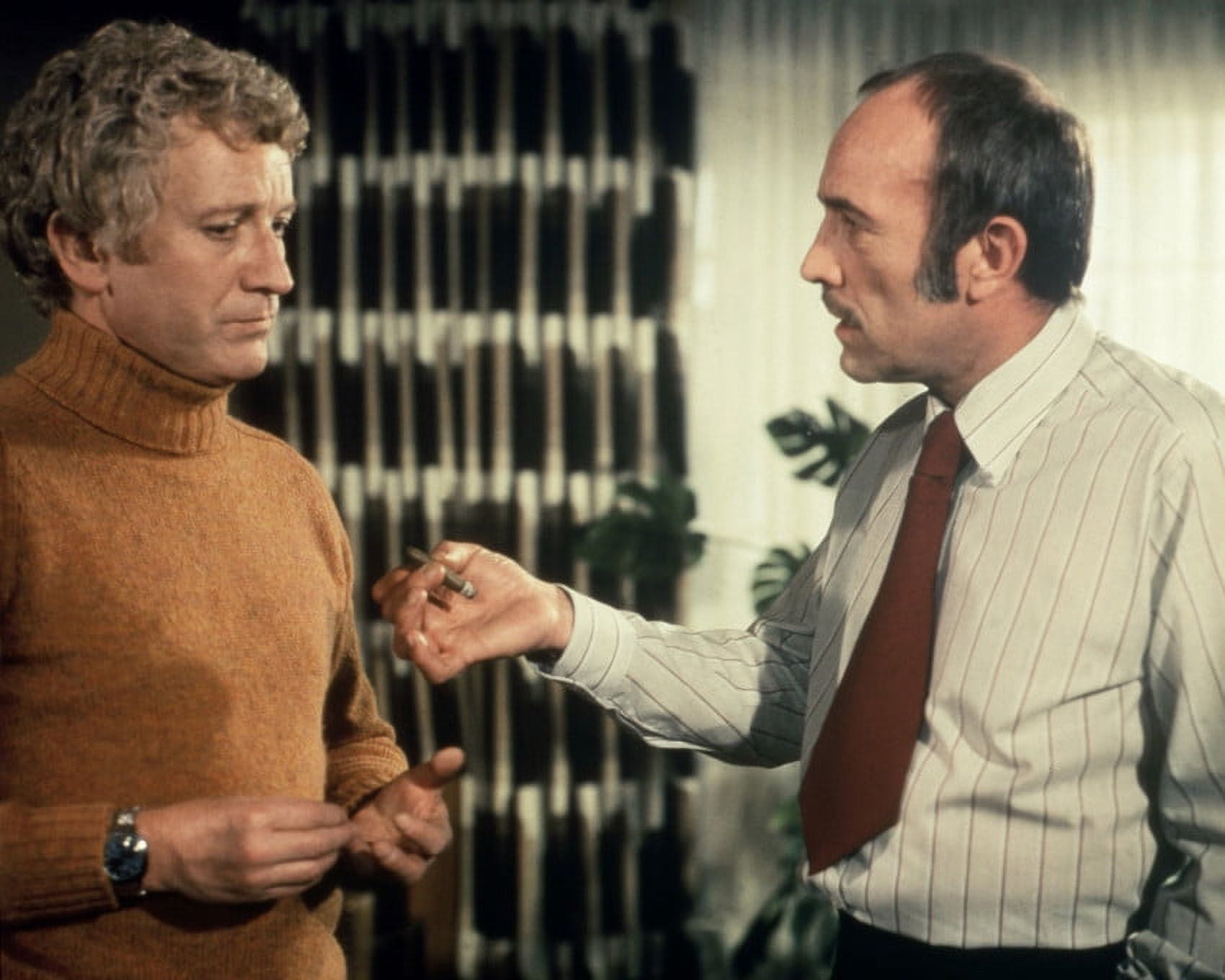 Van Der Valk Featuring Barry Foster Ian Hendry 24X36 Classic Hollywood Poster - Walmart.com