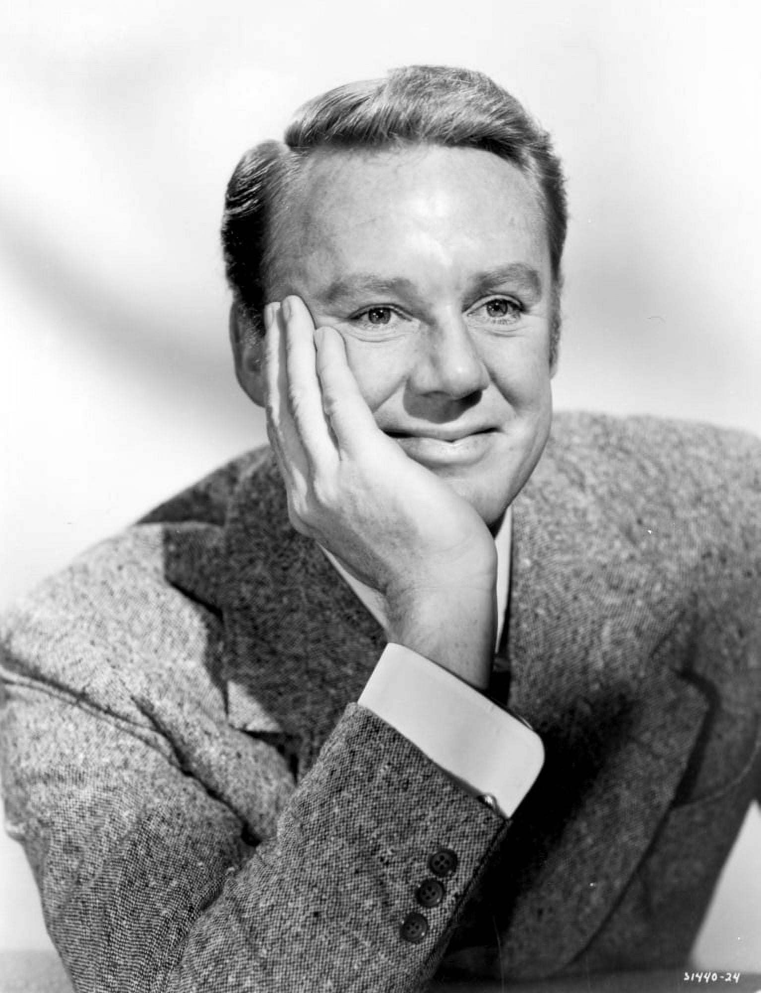 Van Johnson Posed in Suit Photo Print (24 x 30) - Walmart.com