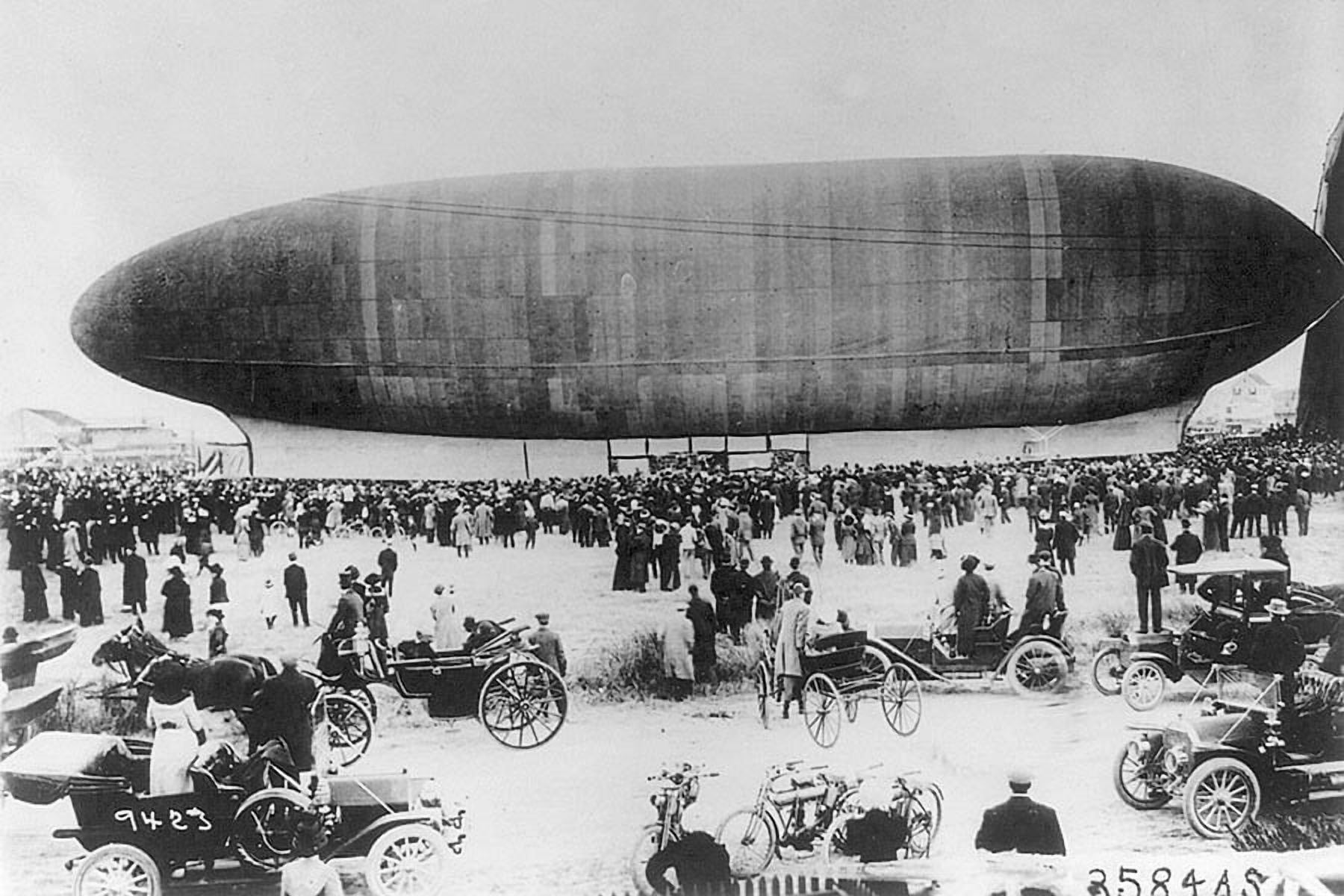 Vaniman Airship / Blimp Akron on Ground - 24x36 Inch Laminated Aviation ...