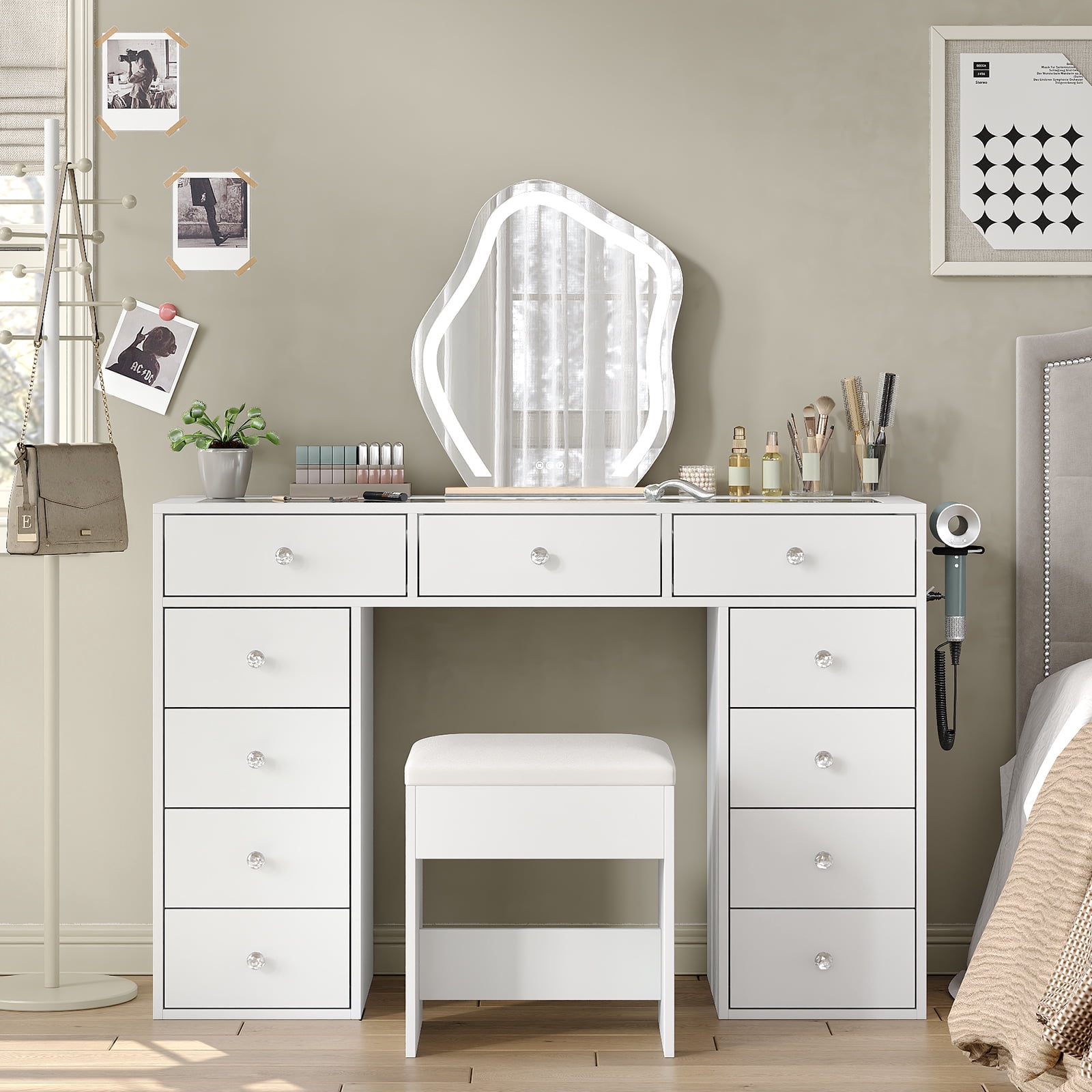 Makeup Vanity Without Mirror