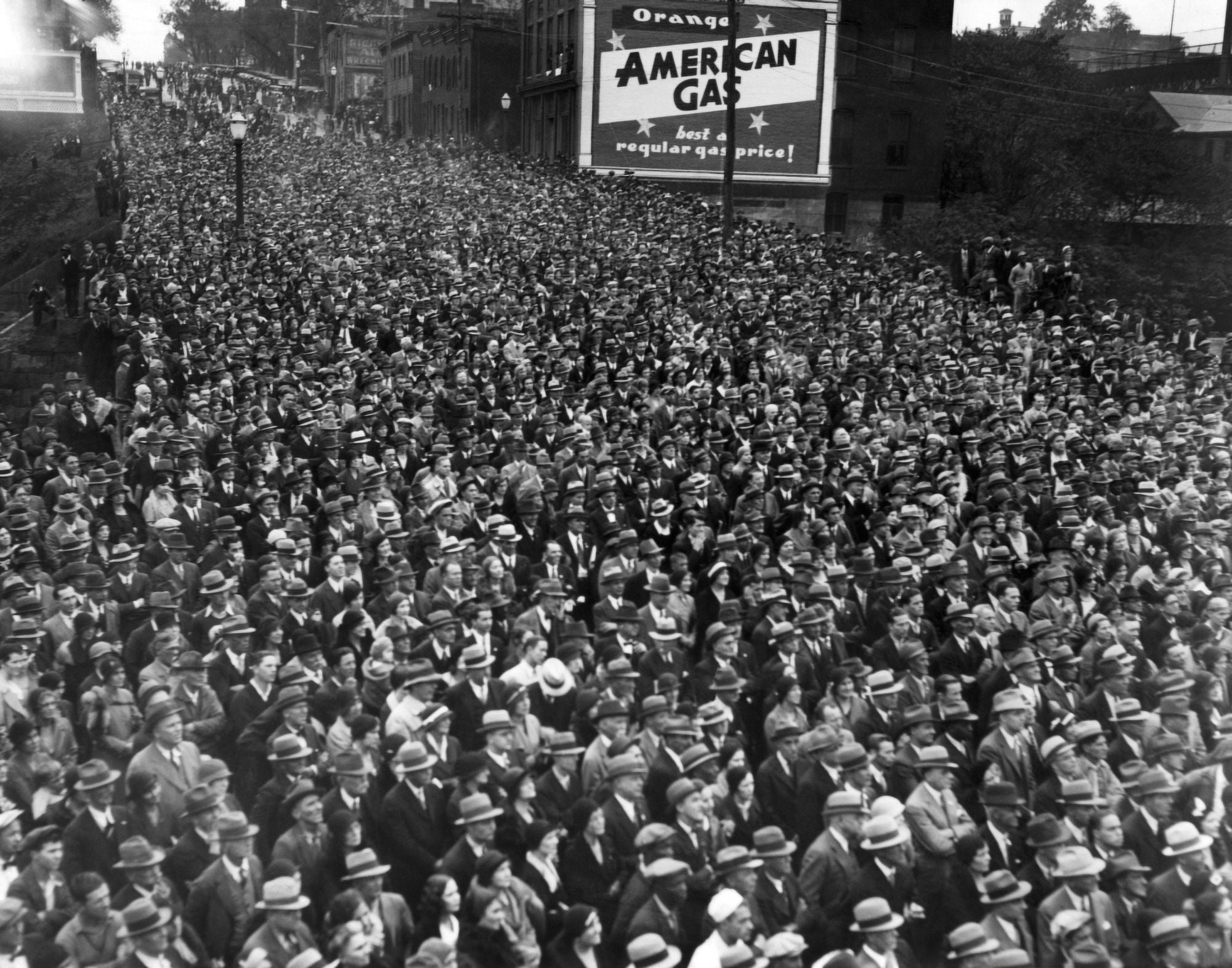 Vast Crowd Listen To Franklin Roosevelt Campaign Speech In Richmond ...