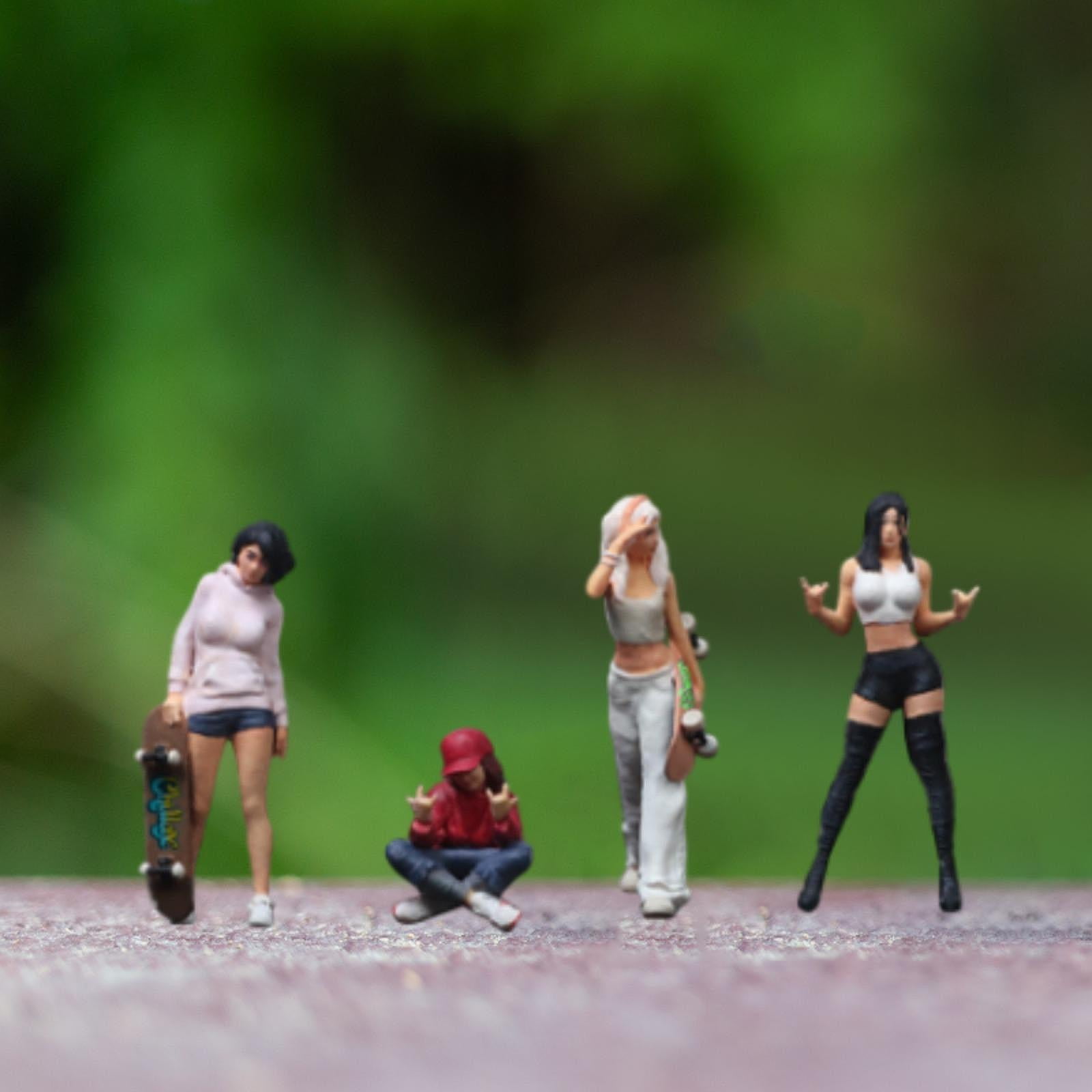 Vaveren 4 Pieces 1/64 Girl Figure Resin Micro Landscape Figure for ...