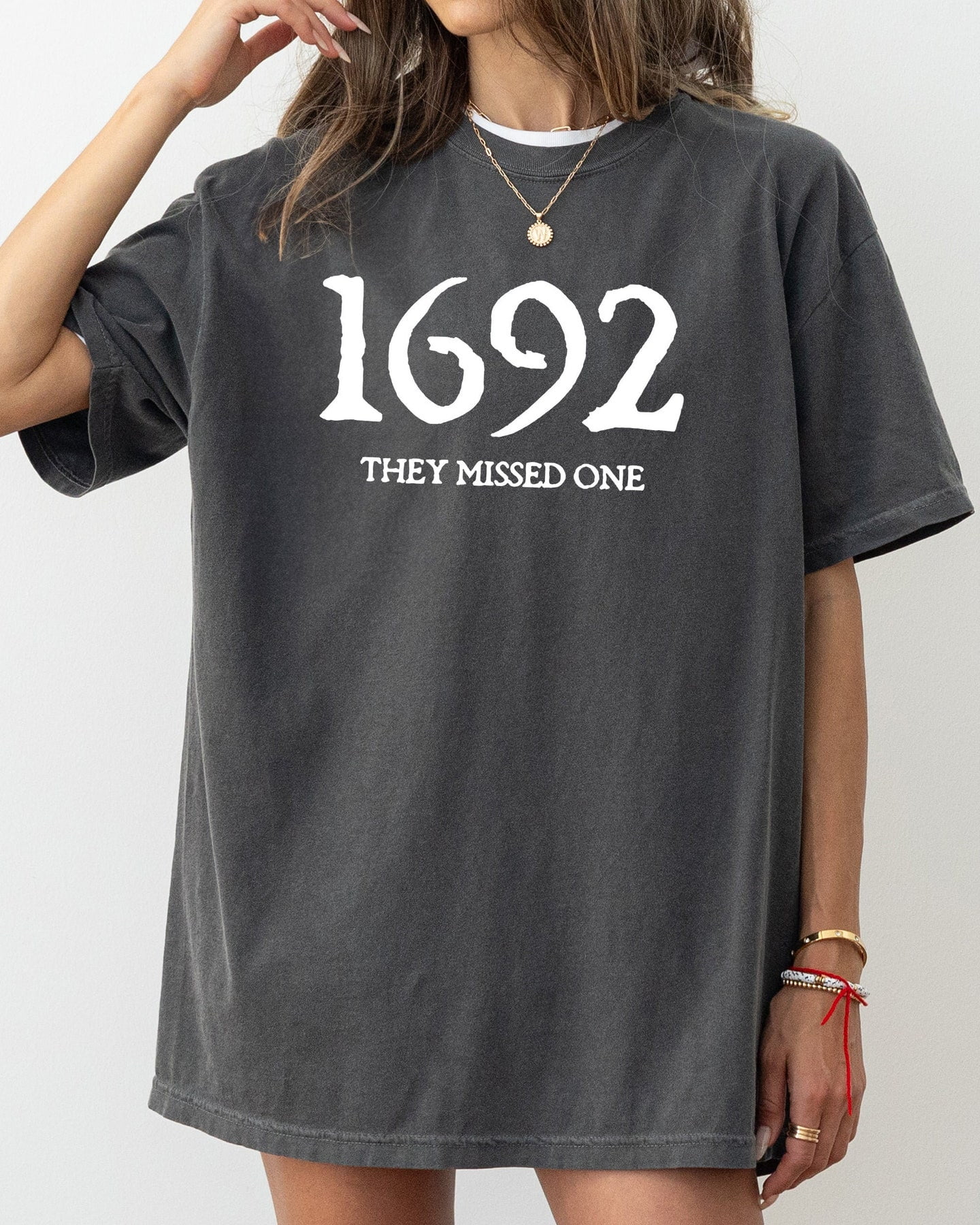 Velto 1692 Skeleton Skull Ghost Witch Spooky Graphic T-Shirt Aesthetic ...