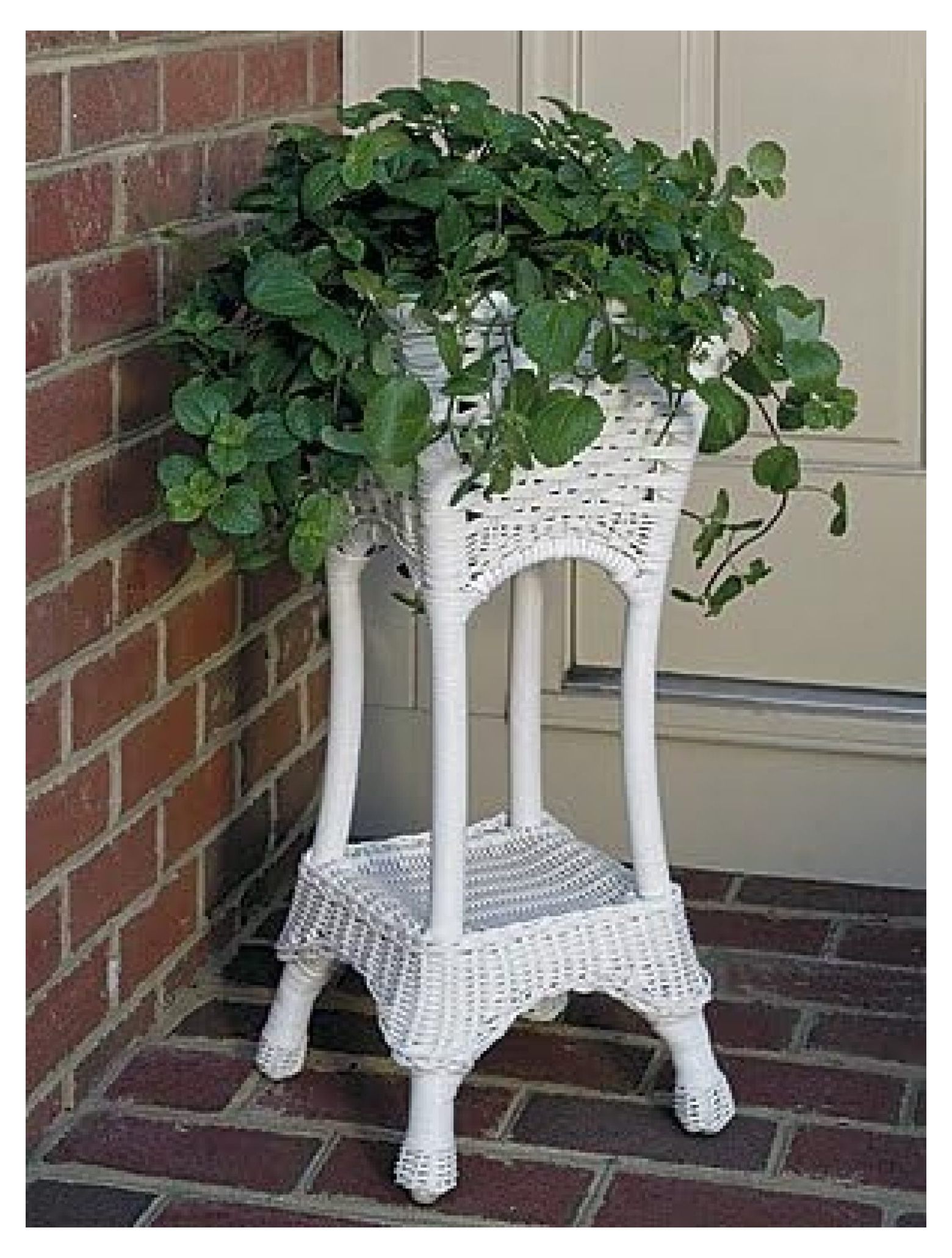 Veranda Resin Wicker Square Plant Stand - Walmart.com