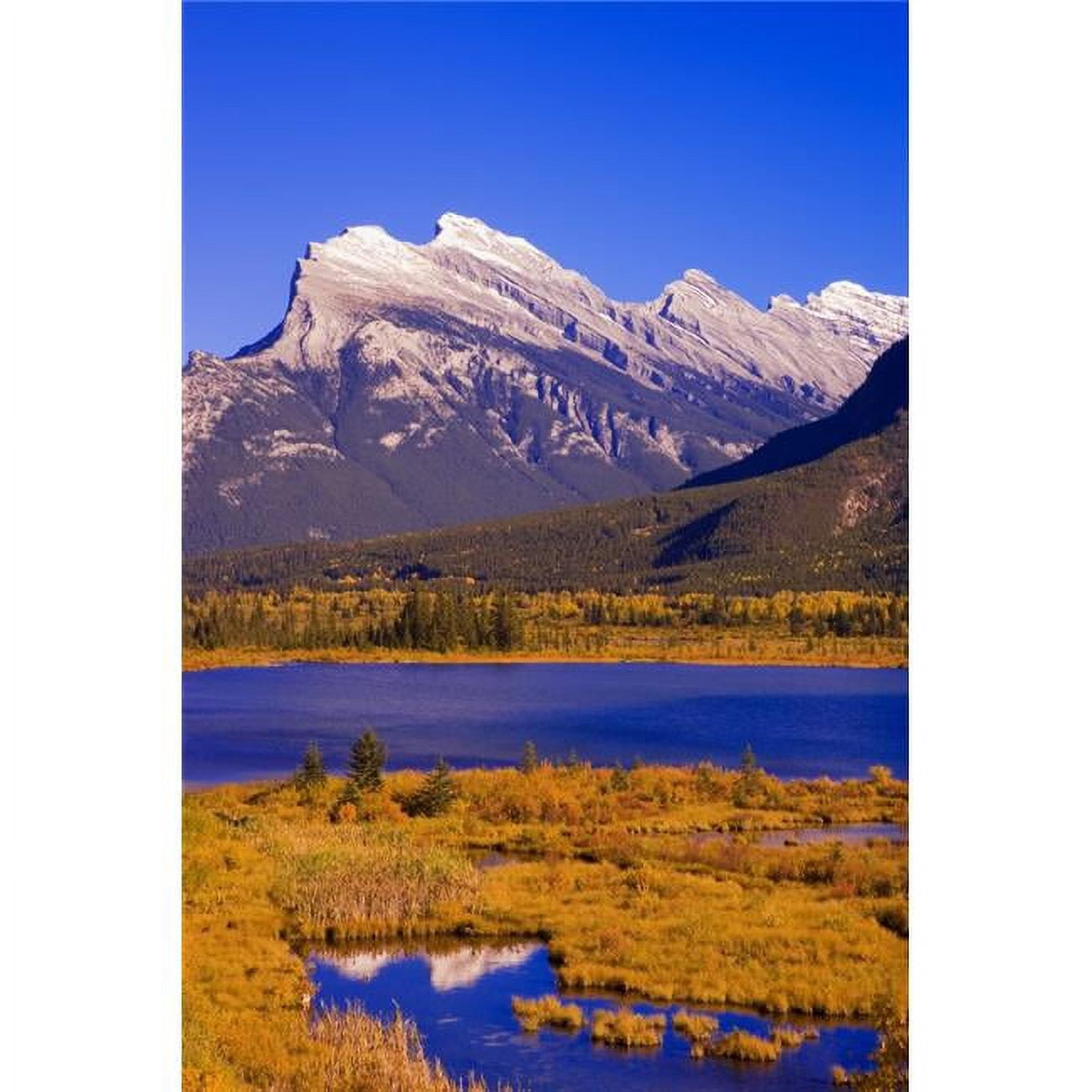 Vermilion Lakes & Mount Rundle in Banff National Park Alberta Canada ...