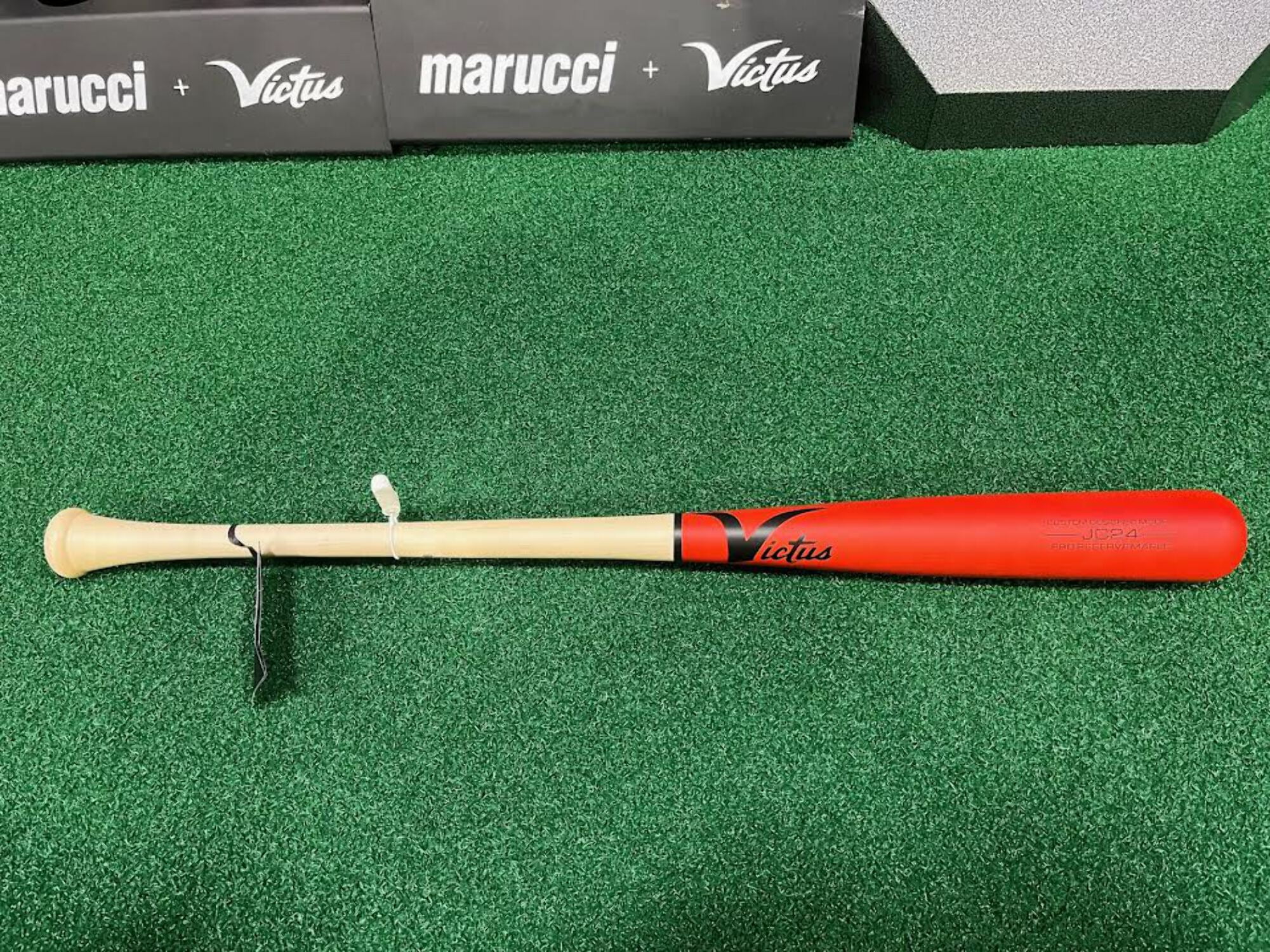 Victus JC24 Dealer's Choice Maple Pro Reserve Wood Bat: VRWMJC24-DC ...