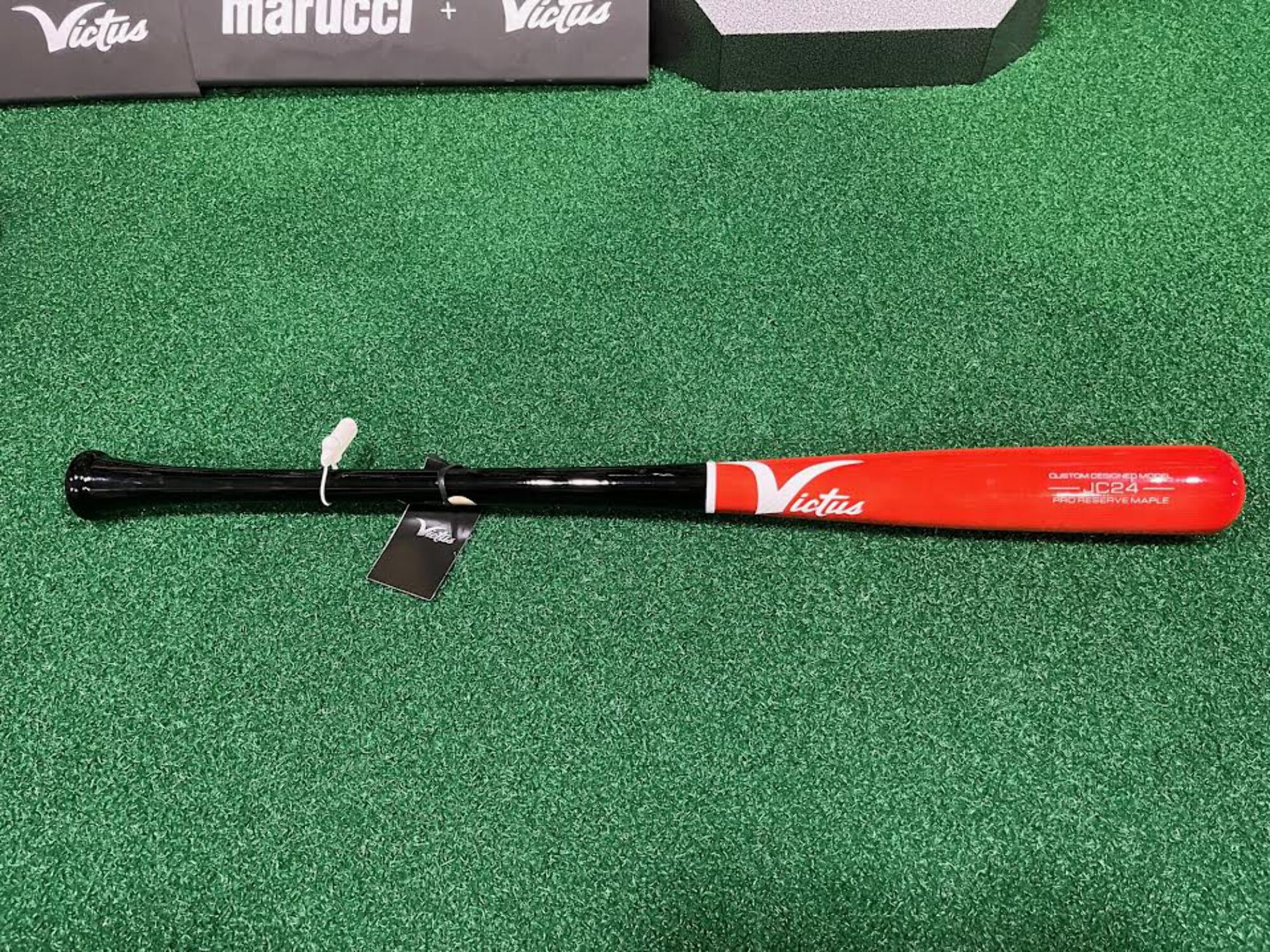 Victus JC24 Dealer's Choice Maple Pro Reserve Wood Bat: VRWMJC24-DC ...