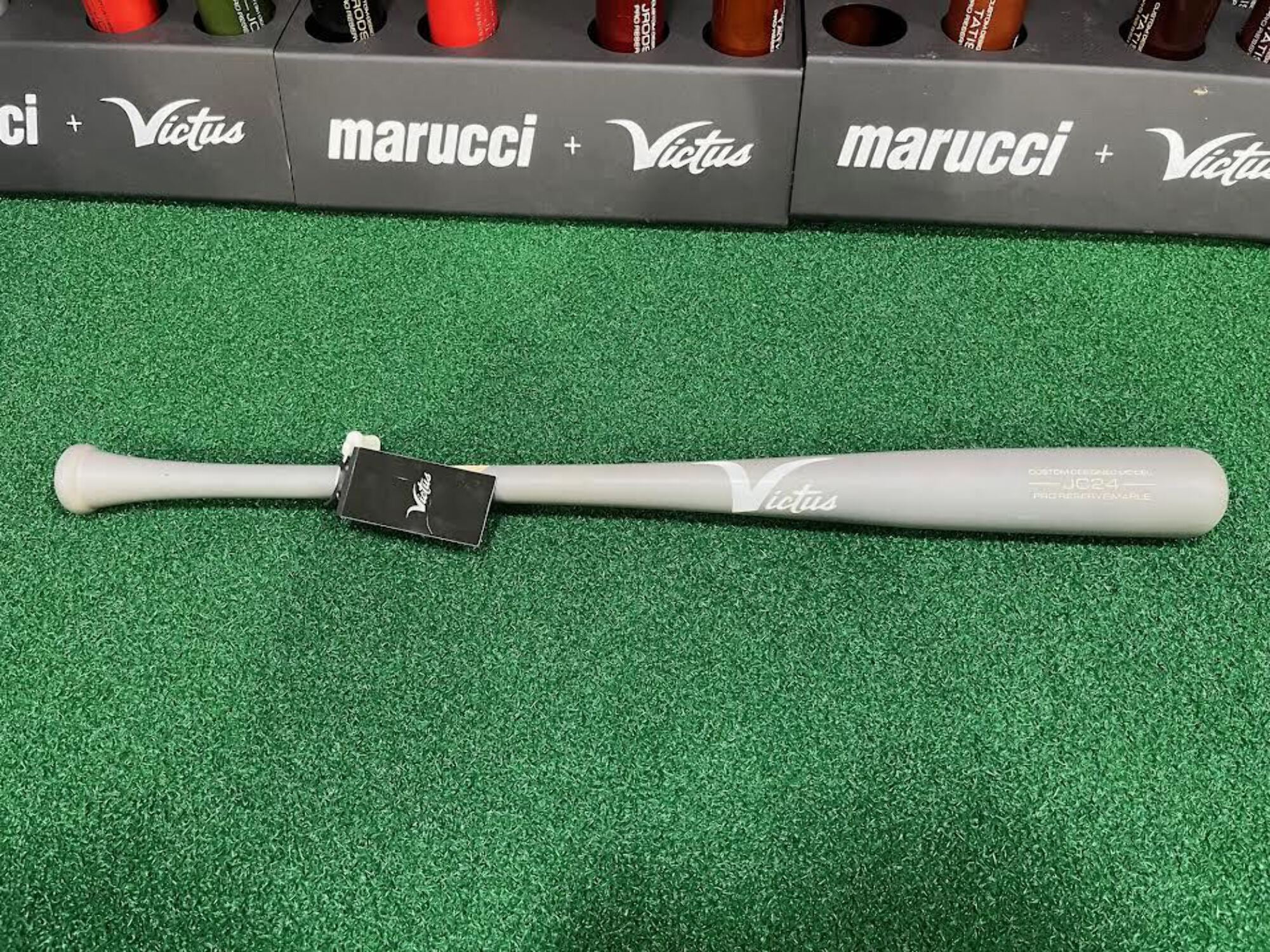 Victus JC24 Dealer's Choice Maple Pro Reserve Wood Bat: VRWMJC24-DC ...