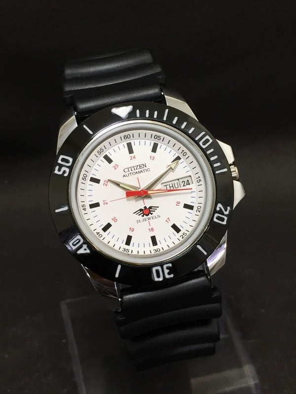Vintage Citizen Automatic 21 Jewels White Dial Day/Date Black Rotating Bezel 8200-A Movement ...