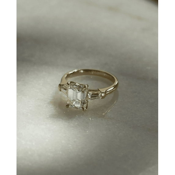 Vintage Emerald Moissanite Diamond Ring Three Stone Engagement Ring 10K ...