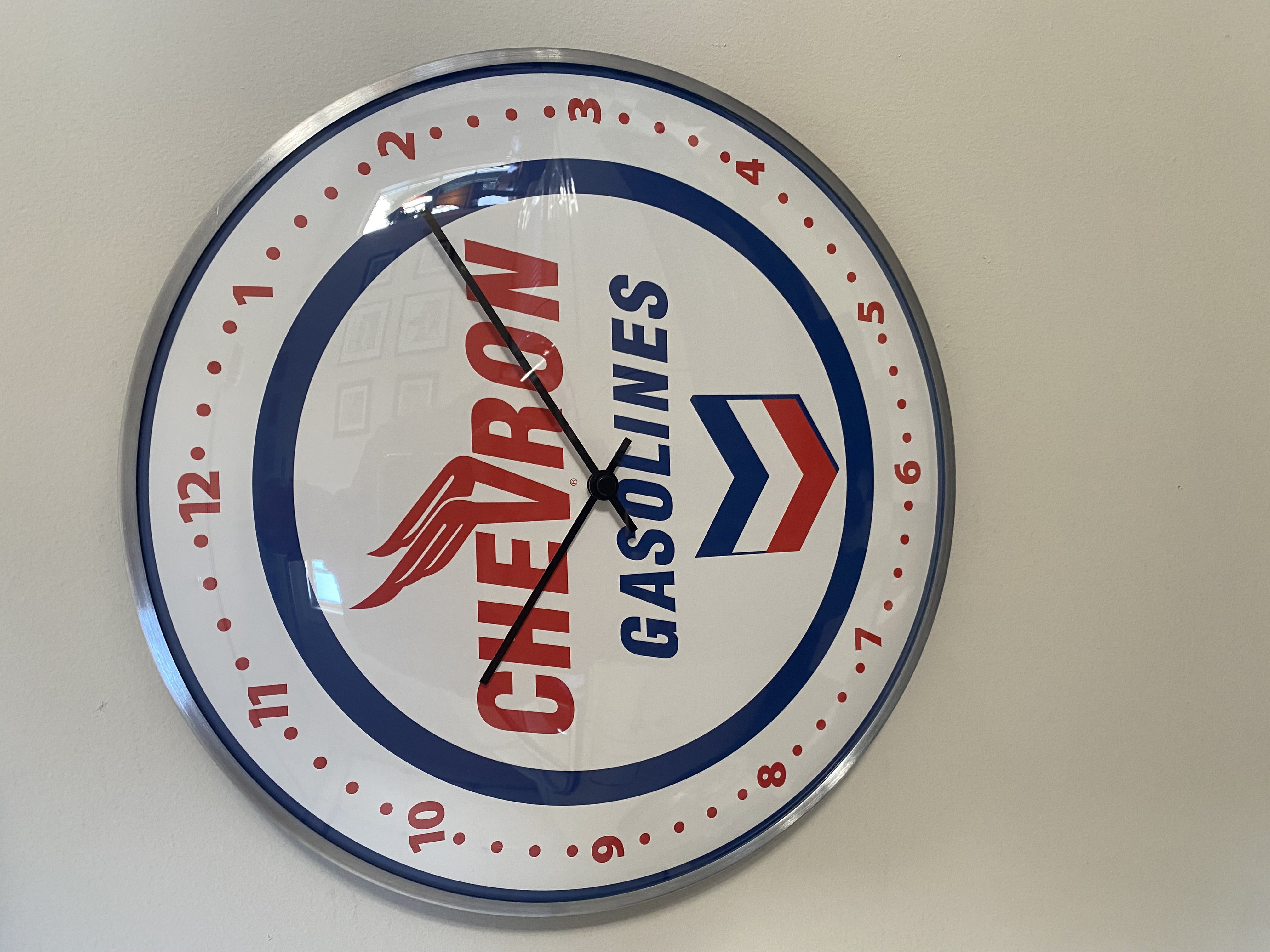 Vintage style CHEVRON Gas and OIL Round Clock (12" INCH) NEW with GLASS ...