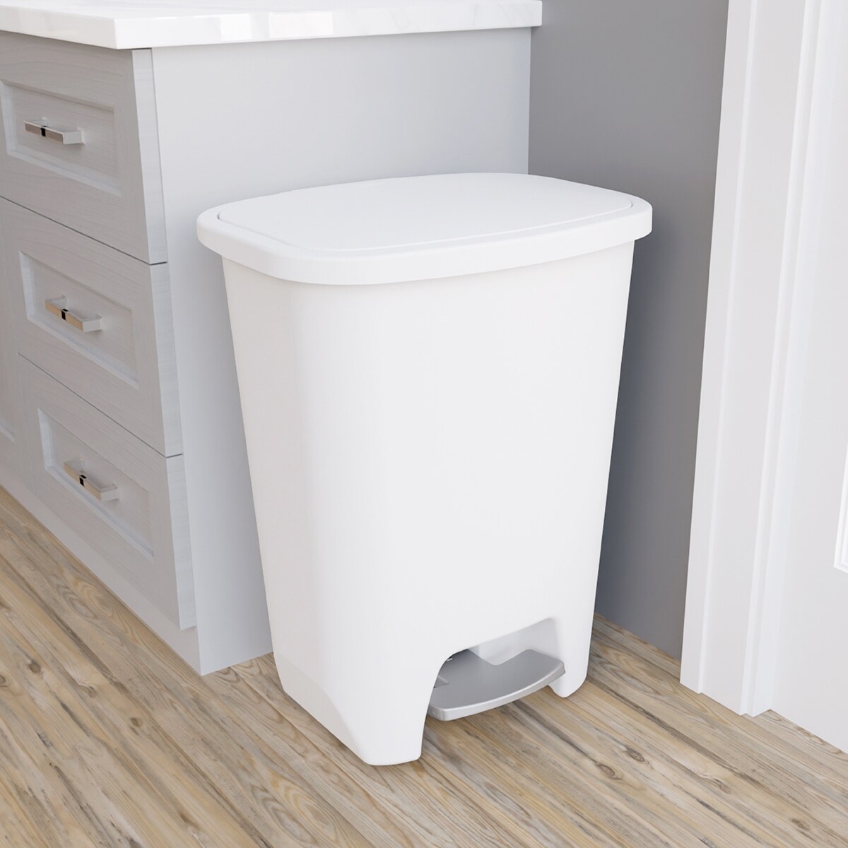 Volume Brands Glad White Step-on Plastic Trash Can 15-20 Gallons ...