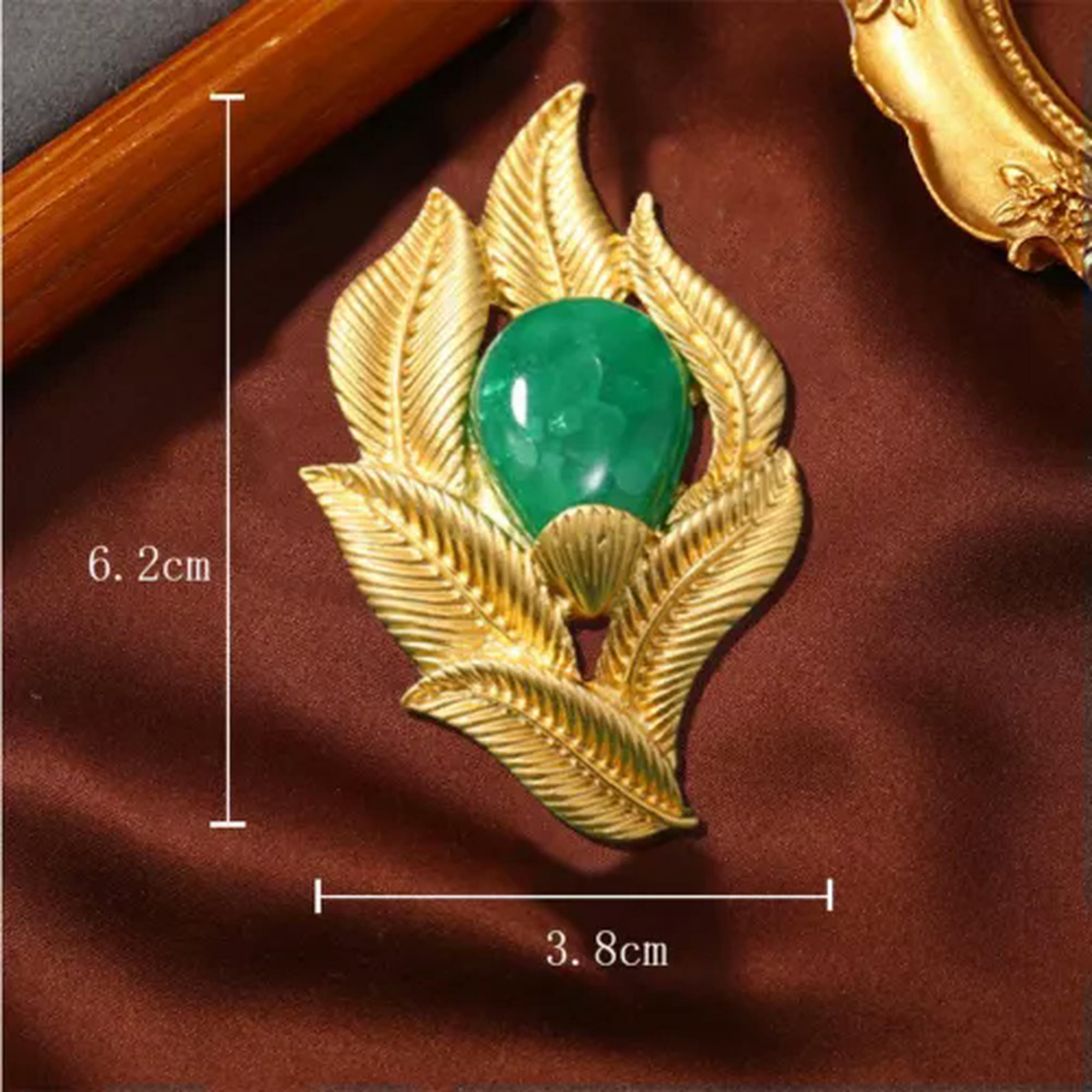 WBQF Vintage Middle Design Pendant Rhinestone Brooches Badges Baroque ...