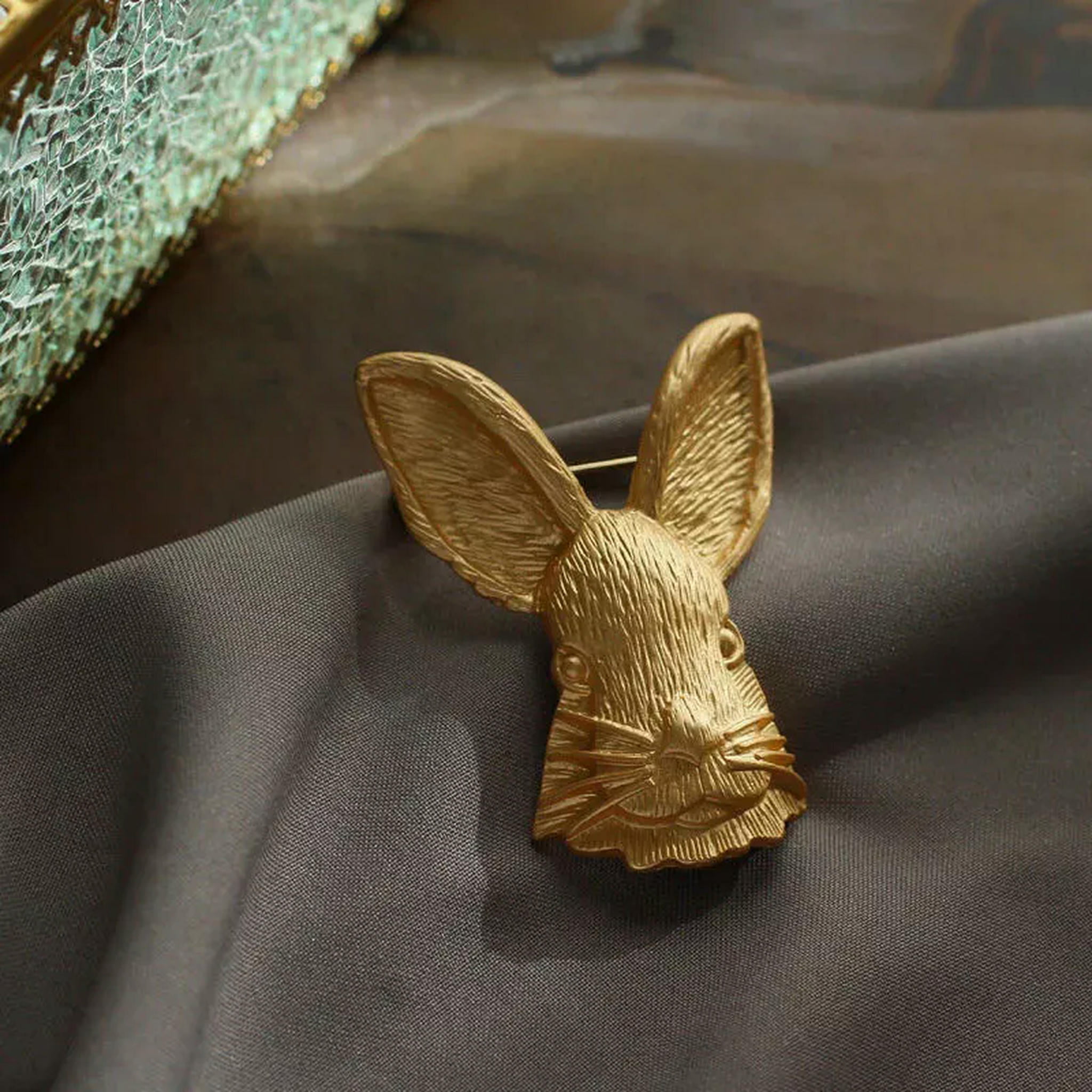 WBQF Vintage Rabbit Brooch Female Cute Corsage Cartoon Animal Brooch ...
