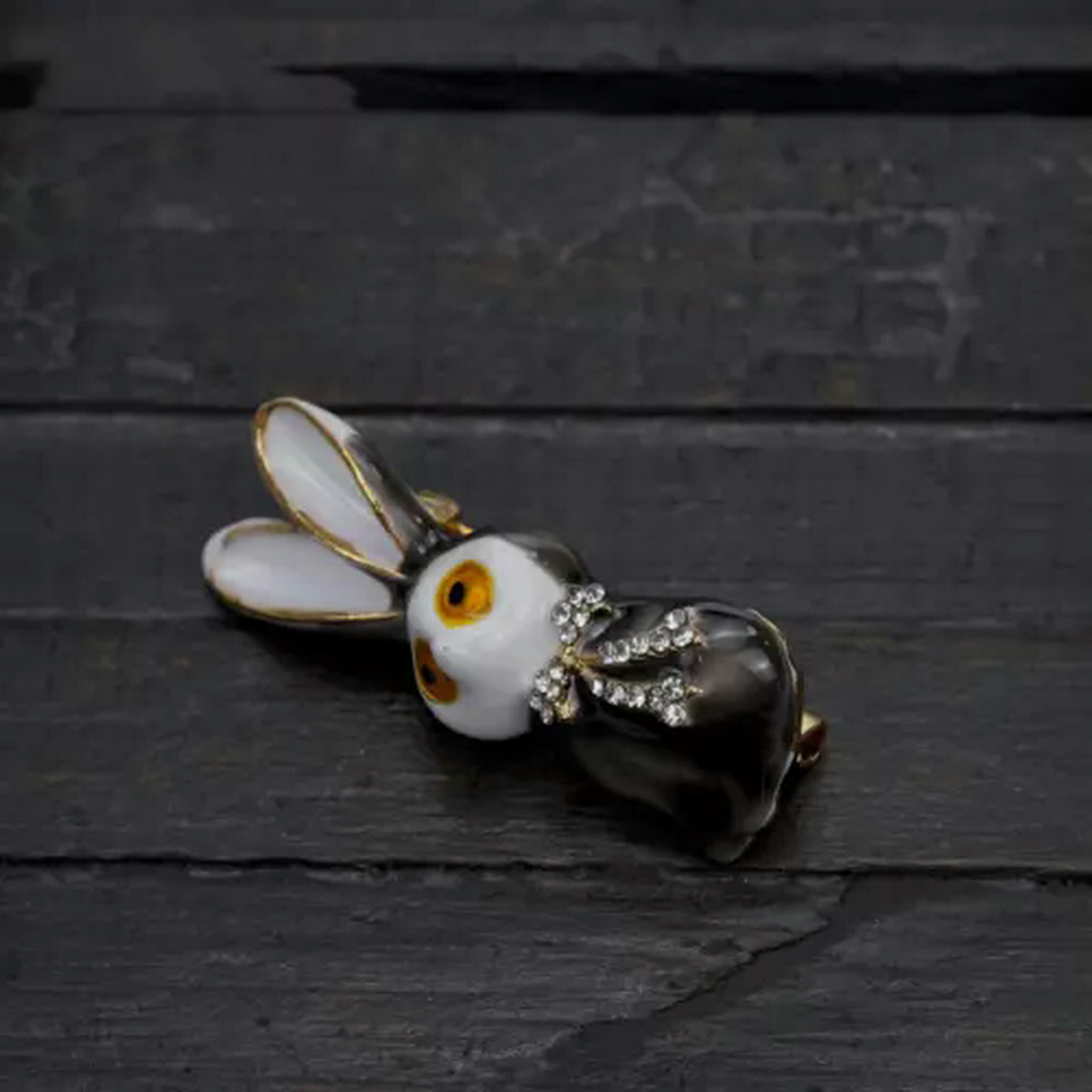 WBQF Vintage Rabbit Pearl Enamel Brooch Retro Animal Series Badges Lady ...