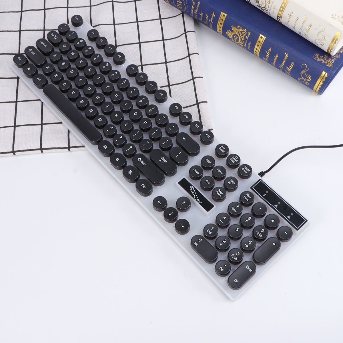 WEUVEB Comfortable Round Key Glowing USB Keyboard Black for Computers ...