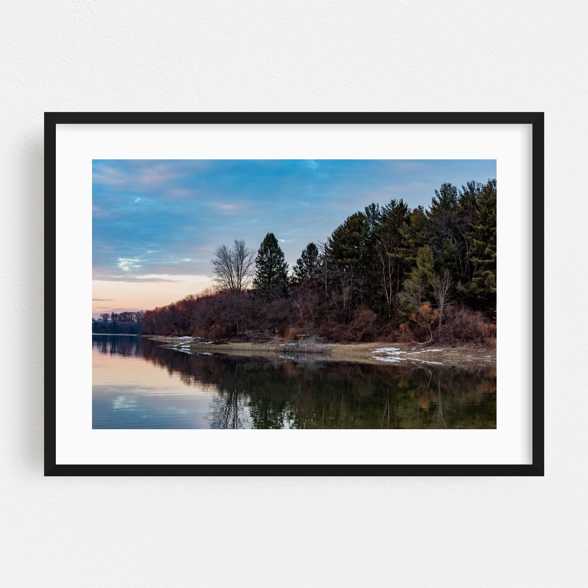 Walking Along the Lake Marburg Shoreline at Dusk in Winter - Hanover ...