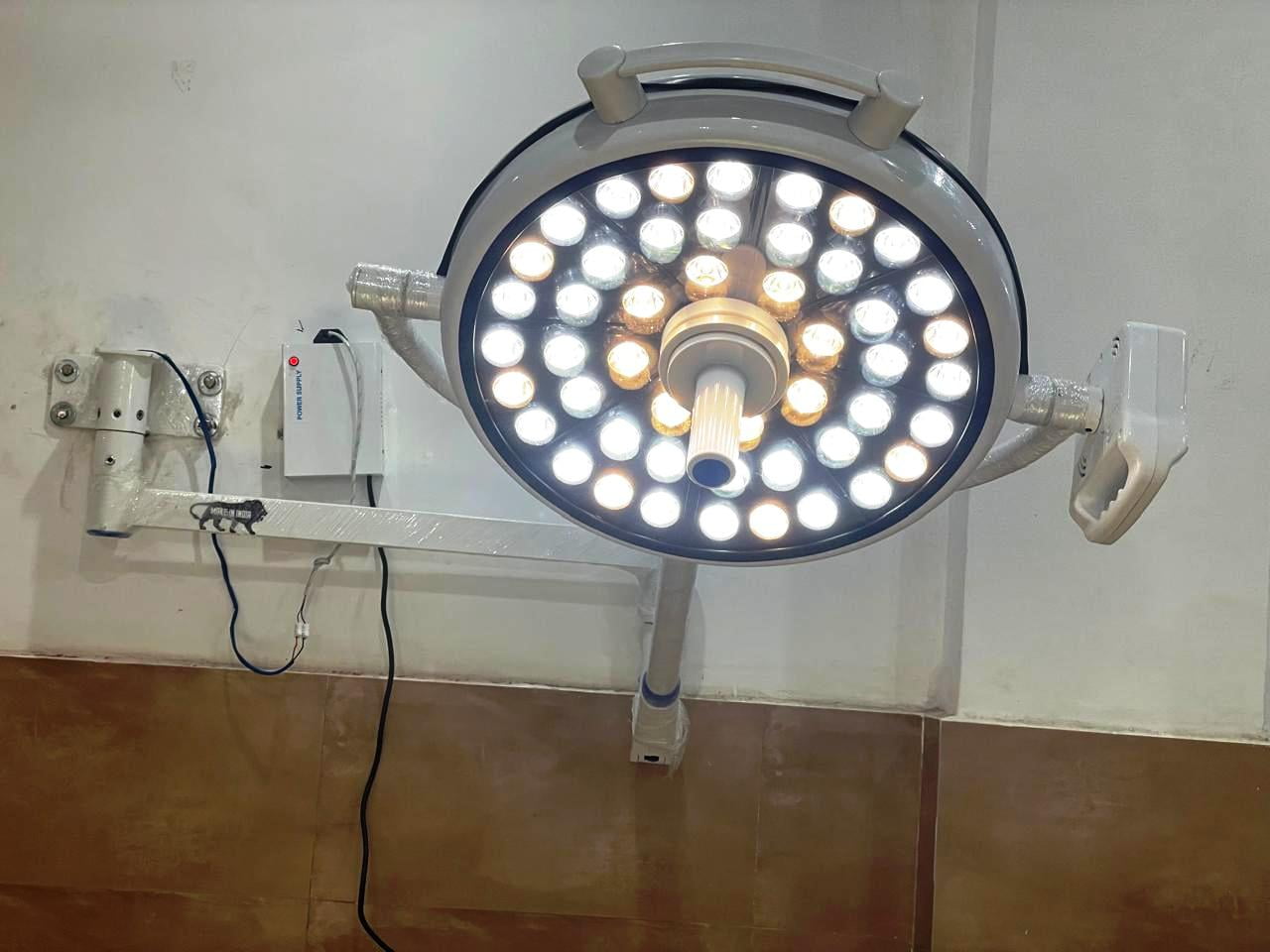 Wall Mounted LED OT Surgical Light Operating Room Lamp Exam LED ...