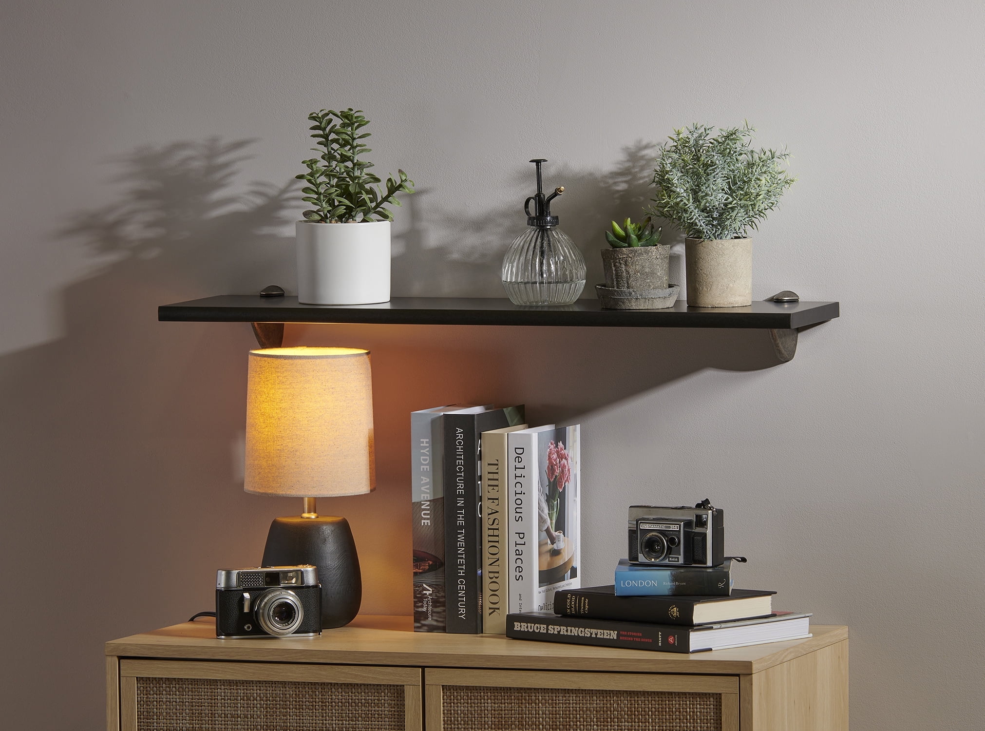 Wallscapes Gallery 8x32 Black Shelf Kit with Pewter Pelican Brackets ...