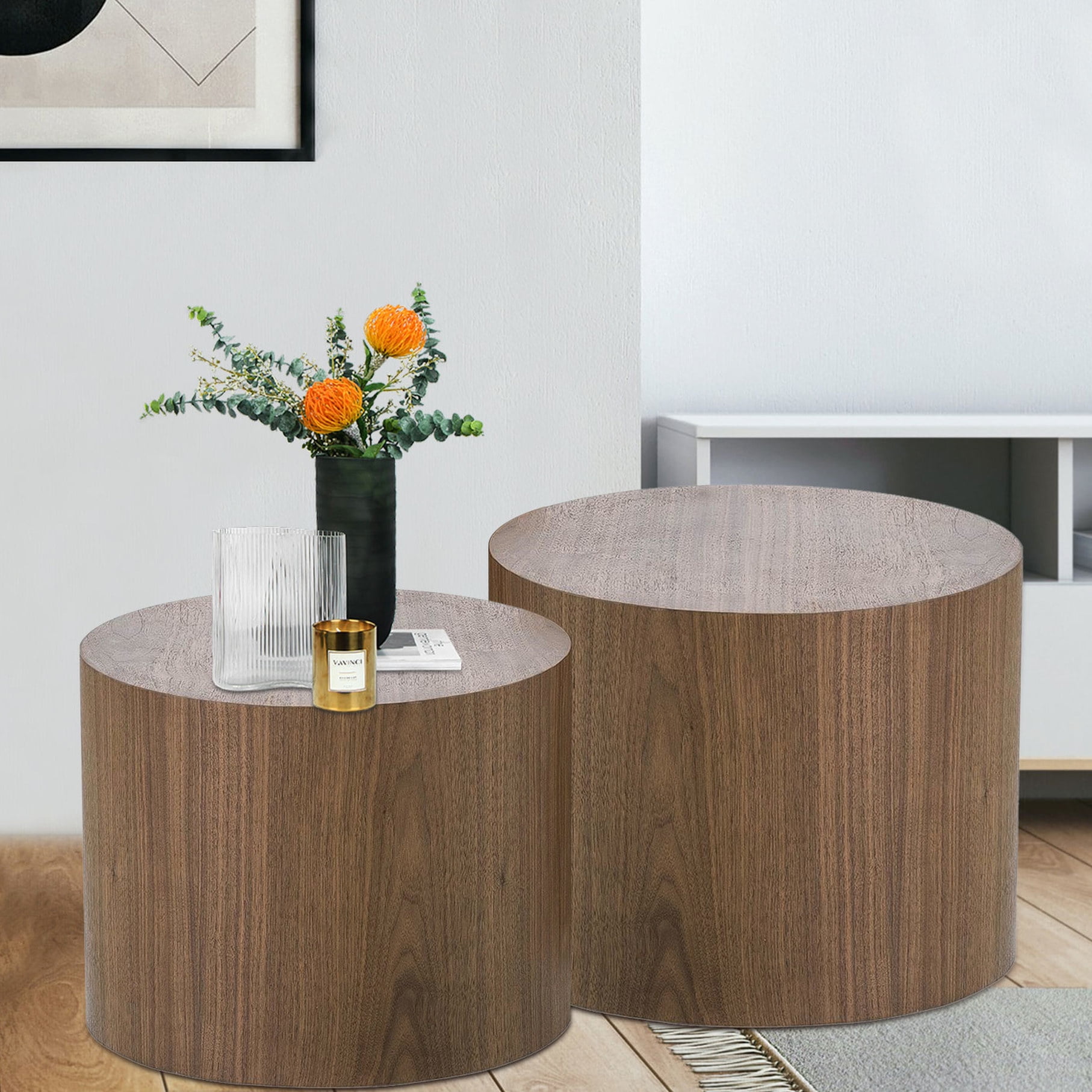Walnut - colored round tables - Manual welt with perfect radian ...