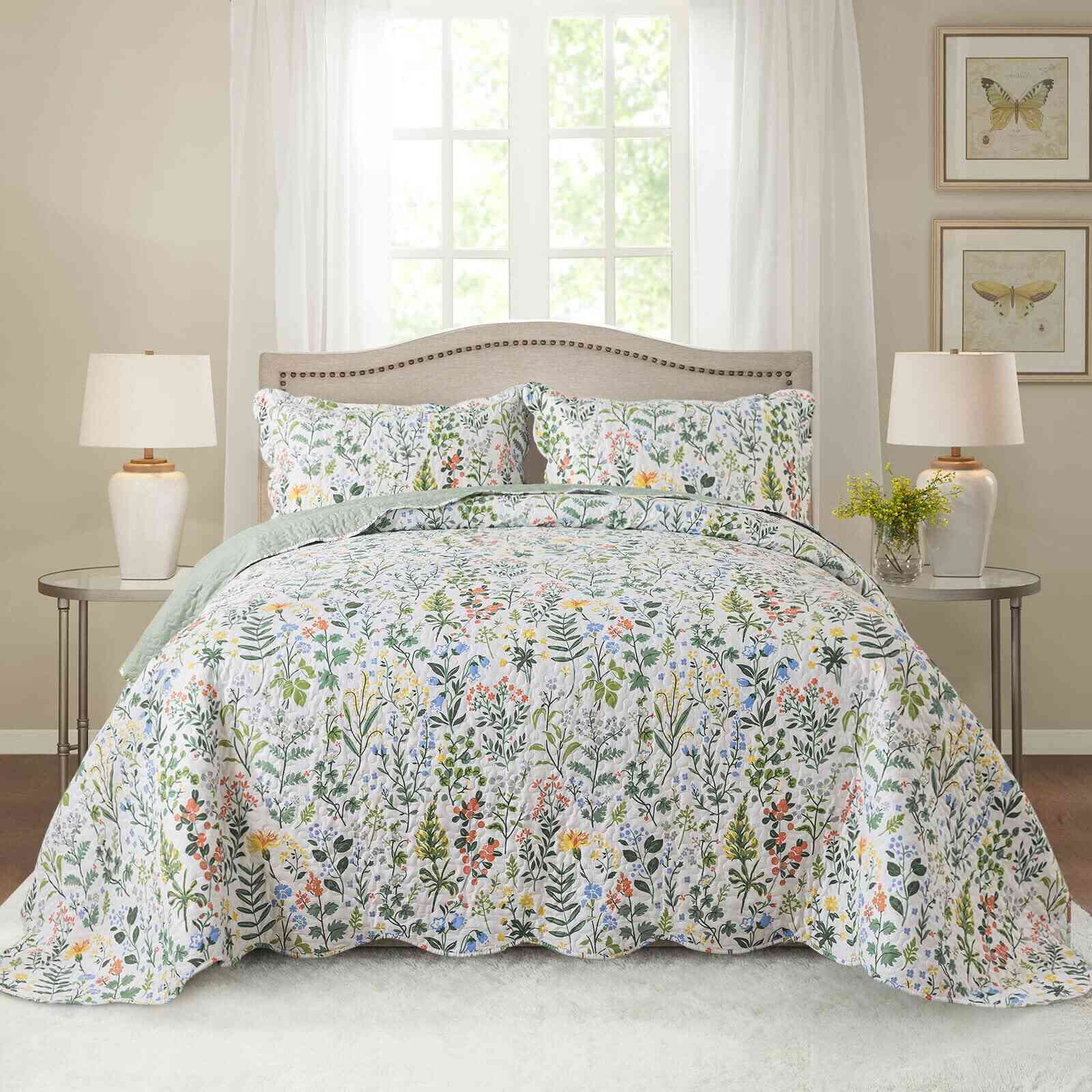 WannaToo Quilt Collection Microfiber Floral Bedding Set Green and White ...