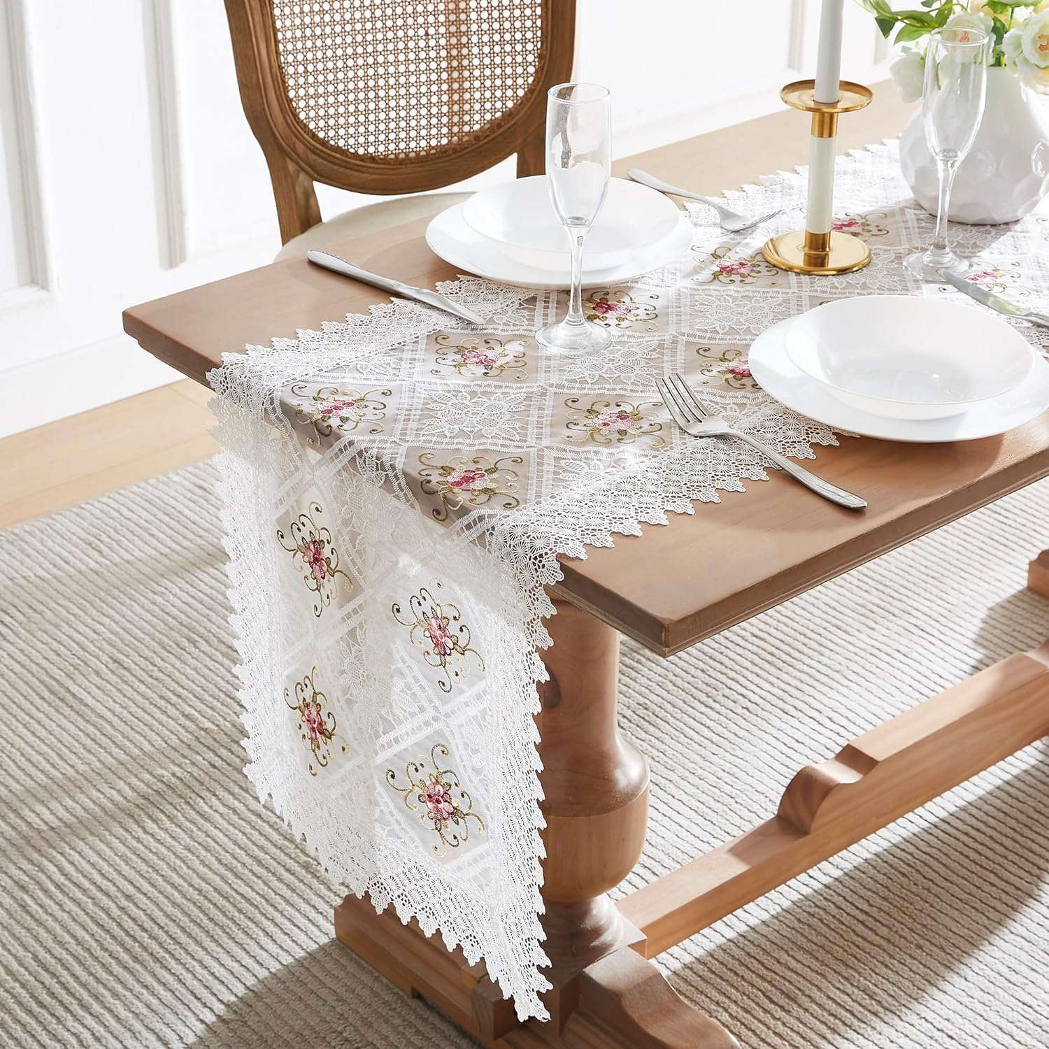 Saro Lifestyle Embroidered Christmas Table Runner - Walmart.com