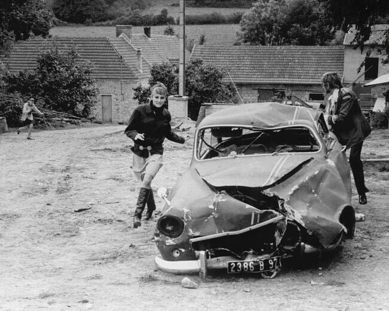 Weekend 1967 Jean-Luc Godard Jean Yanne Mireille Darc Simca Coupe de ...