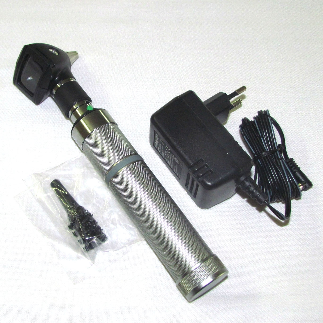 Welch Allyn 3.5v Diagnostic Otoscope with Ni-Cad Handle in Case ...