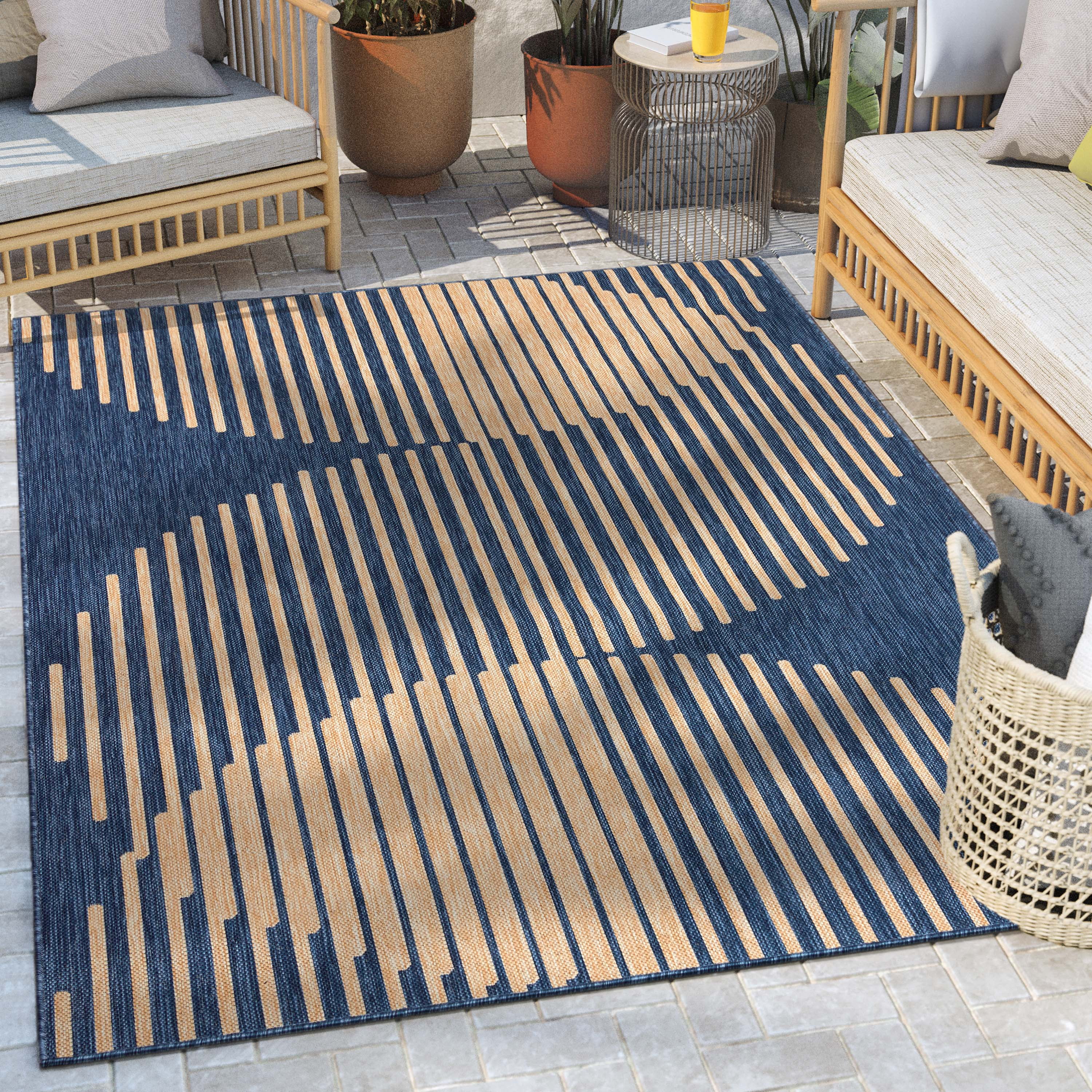 Well Woven Alder Blue Indoor/Outdoor Stripes Circles Geometric Area Rug ...