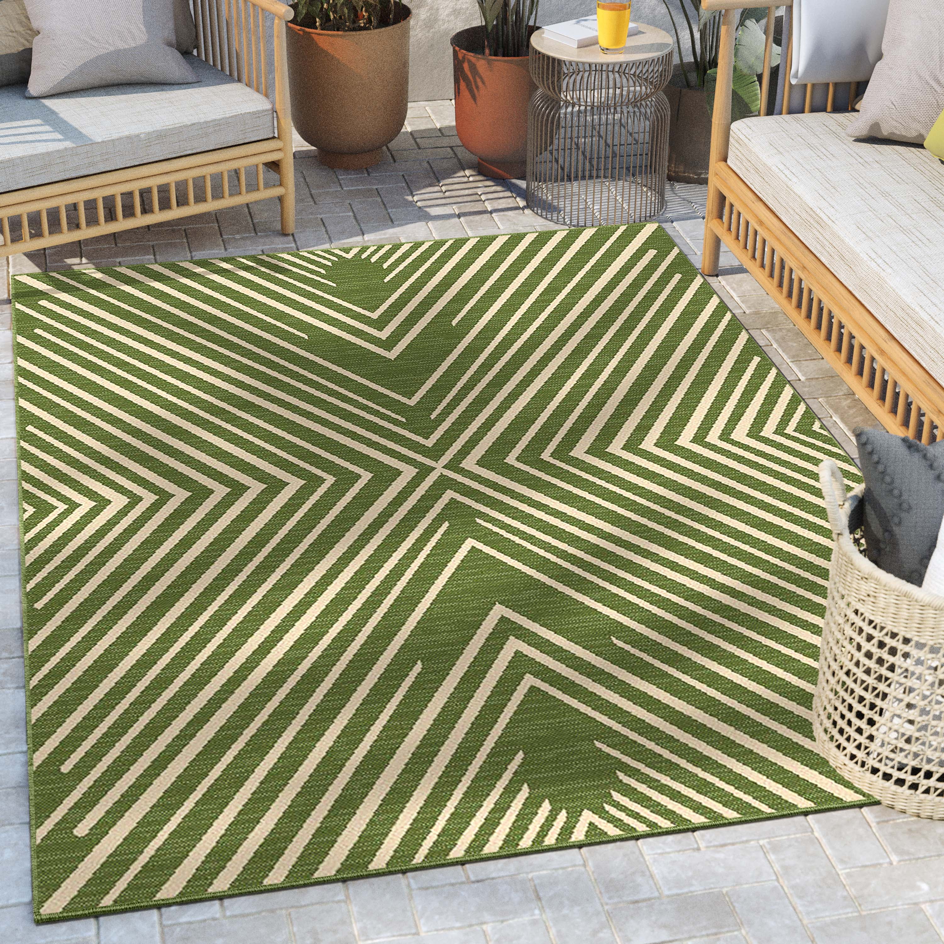 Well Woven Medusa Kesia Modern Striped Green 5'3" x 7'3" Indoor Outdoor ...