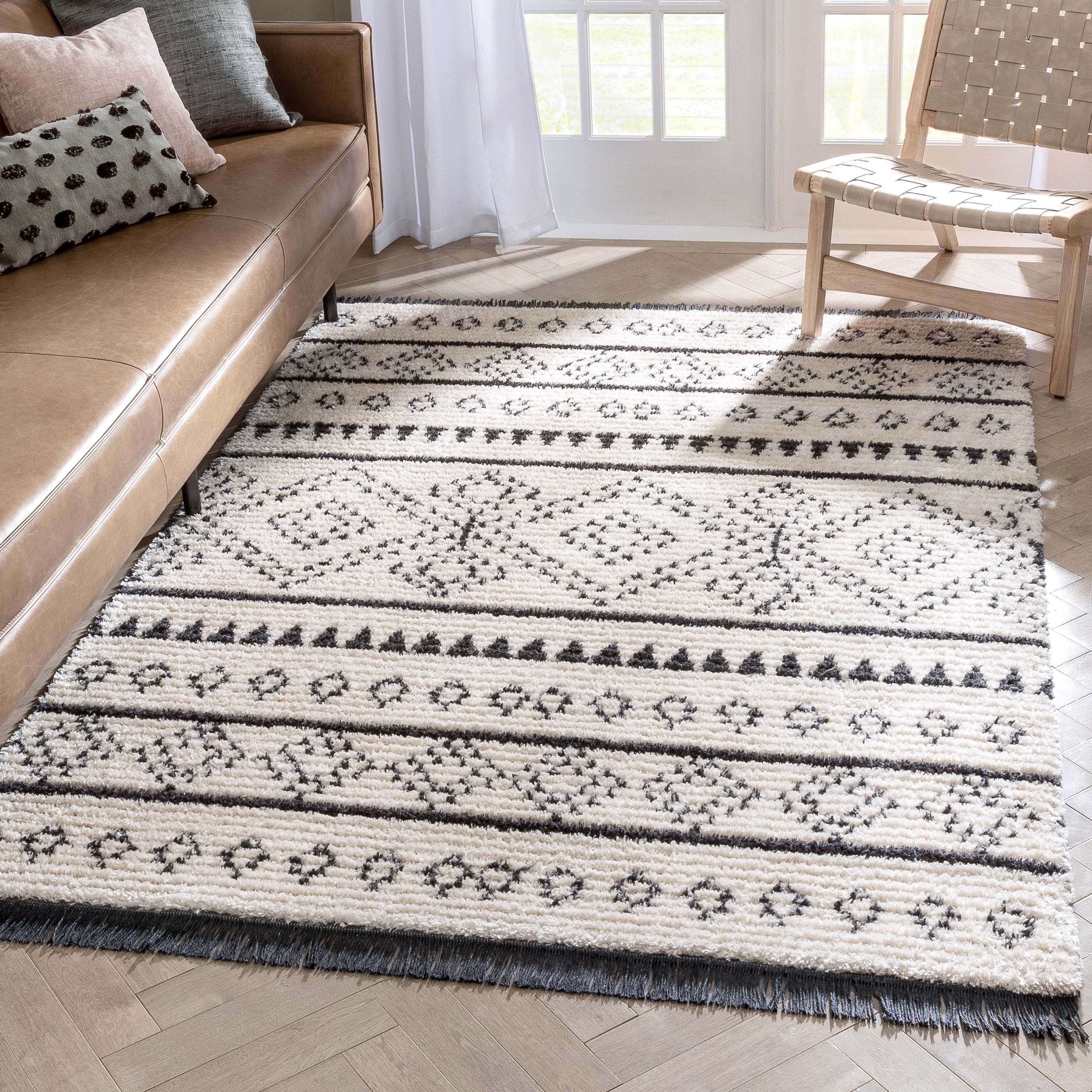 Well Woven Odwina Grey Tribal Diamond Pattern Area Rug (6'7" x 9'3 ...