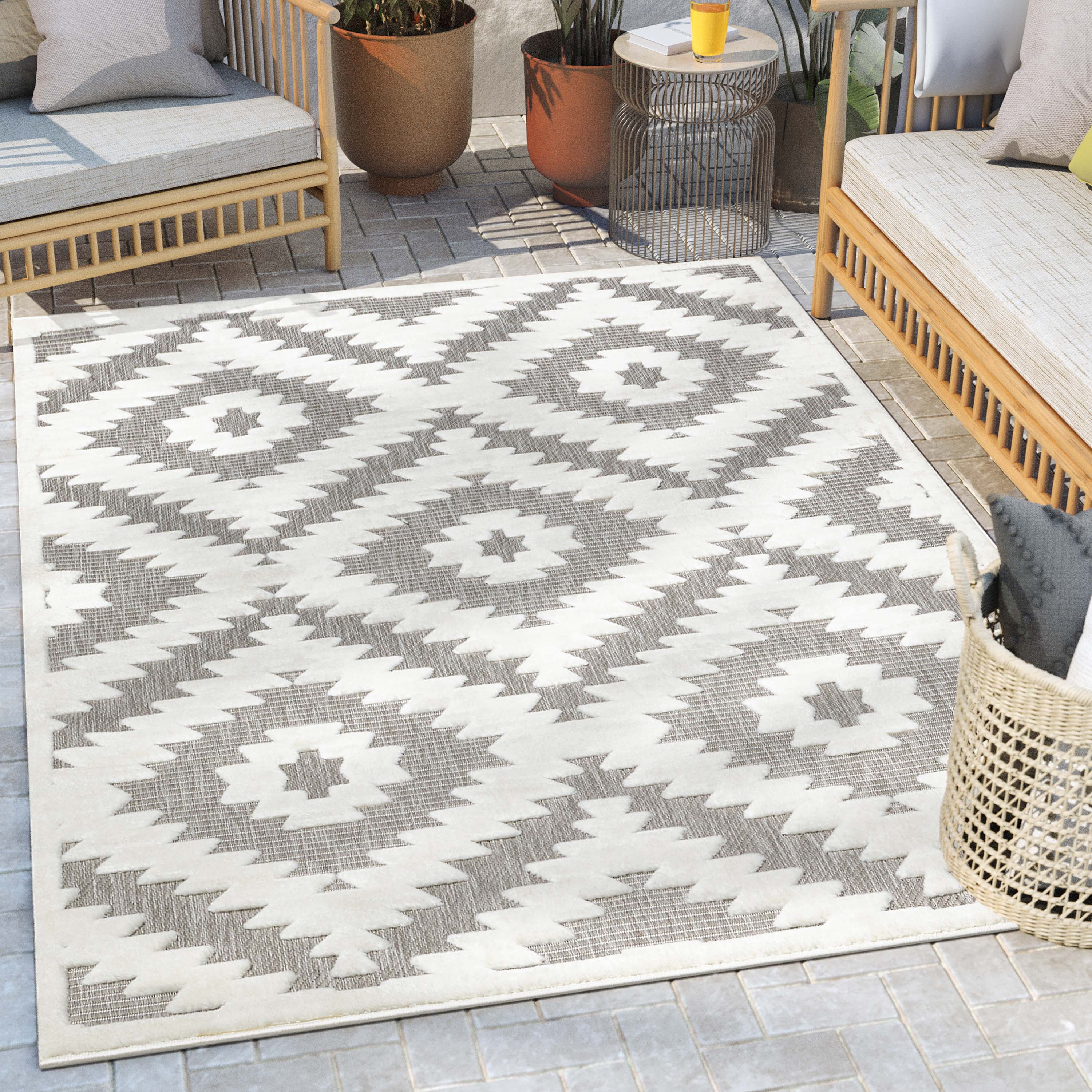 Well Woven Sila Keiko Modern Moroccan Grey 5'3" x 7'3" Indoor/Outdoor ...