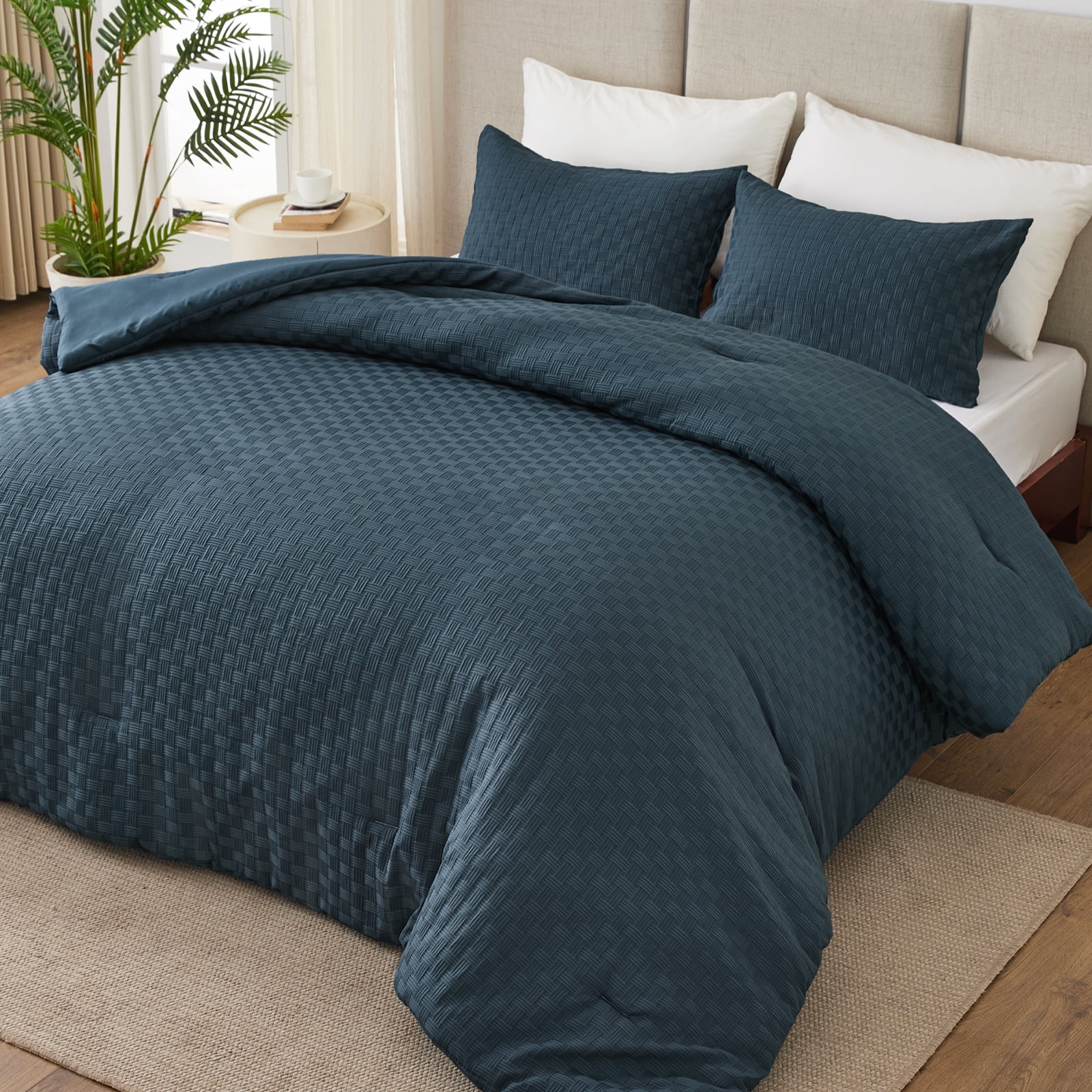 Whale Flotilla 3-Piece Jacquard Braid Ultra Soft Queen Comforter Set ...