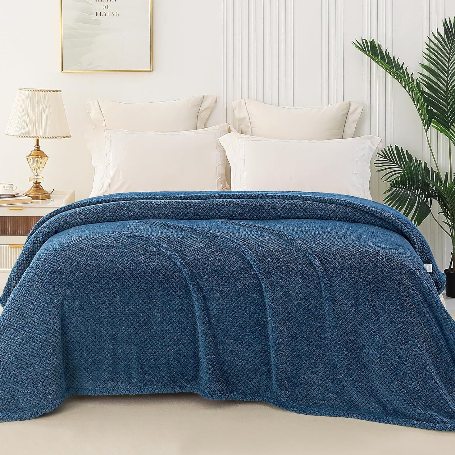 Whale Flotilla King Size Fuzzy Fleece Blanket, Fluffy Warm Soft ...