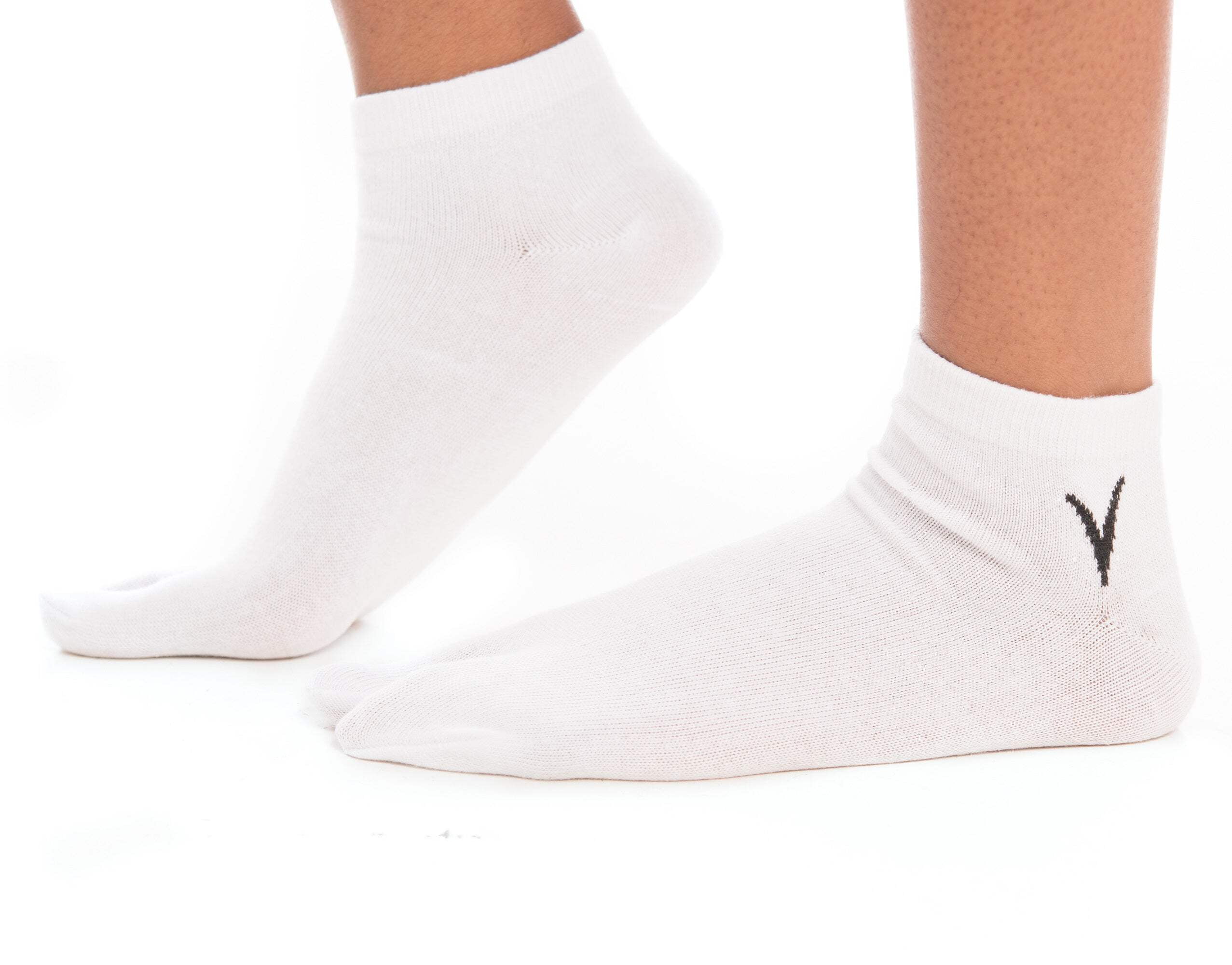 White Ankle Casual V-Toe Flip-Flop Tabi Big Toe Socks by V-Toe Socks ...