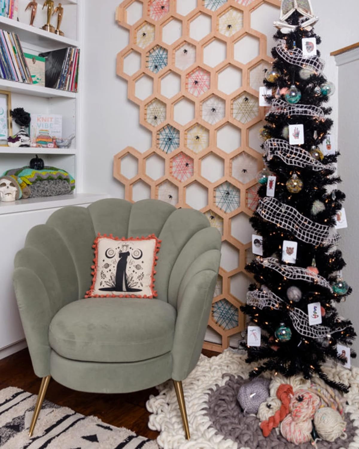 Black Pencil Artificial Christmas Tree | Stiletto Black Pencil - 6 Ft ...