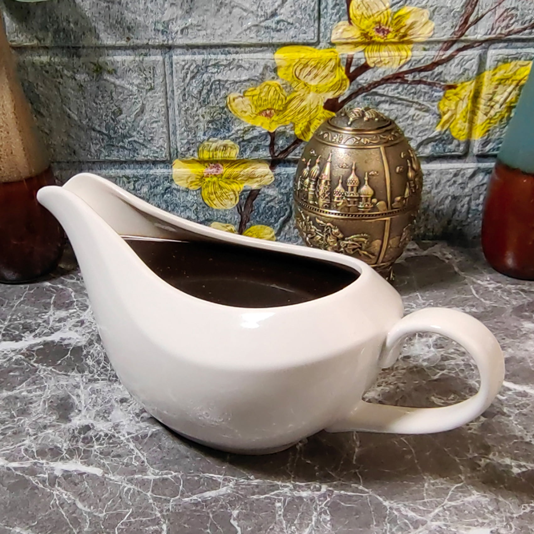 White Porcelain Gravy Boat, 18 Oz Capacity, Modern Design with Narrow ...