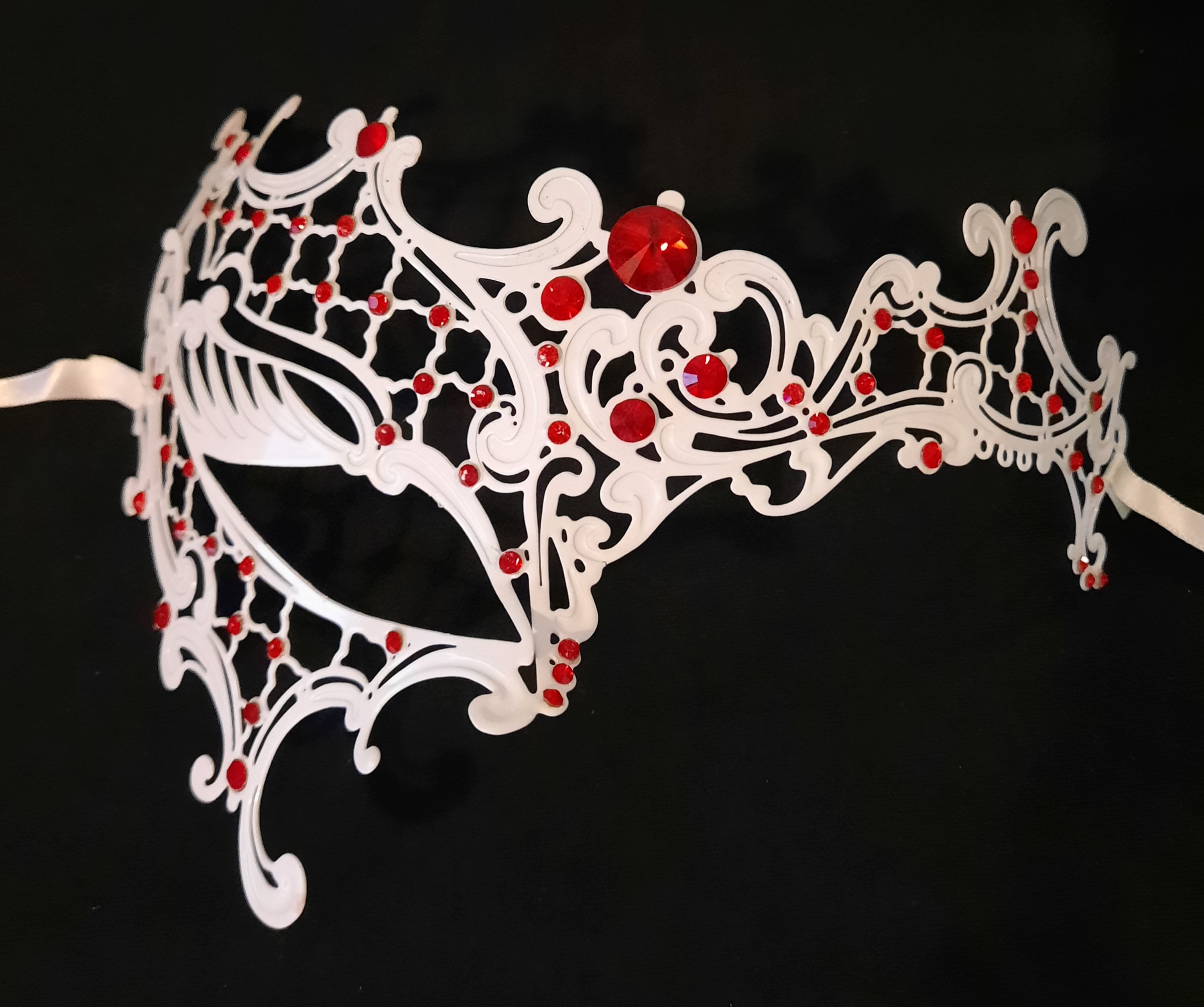 White Red Crystal Lady Phantom Laser Masquerade Metal Filigree Mask ...