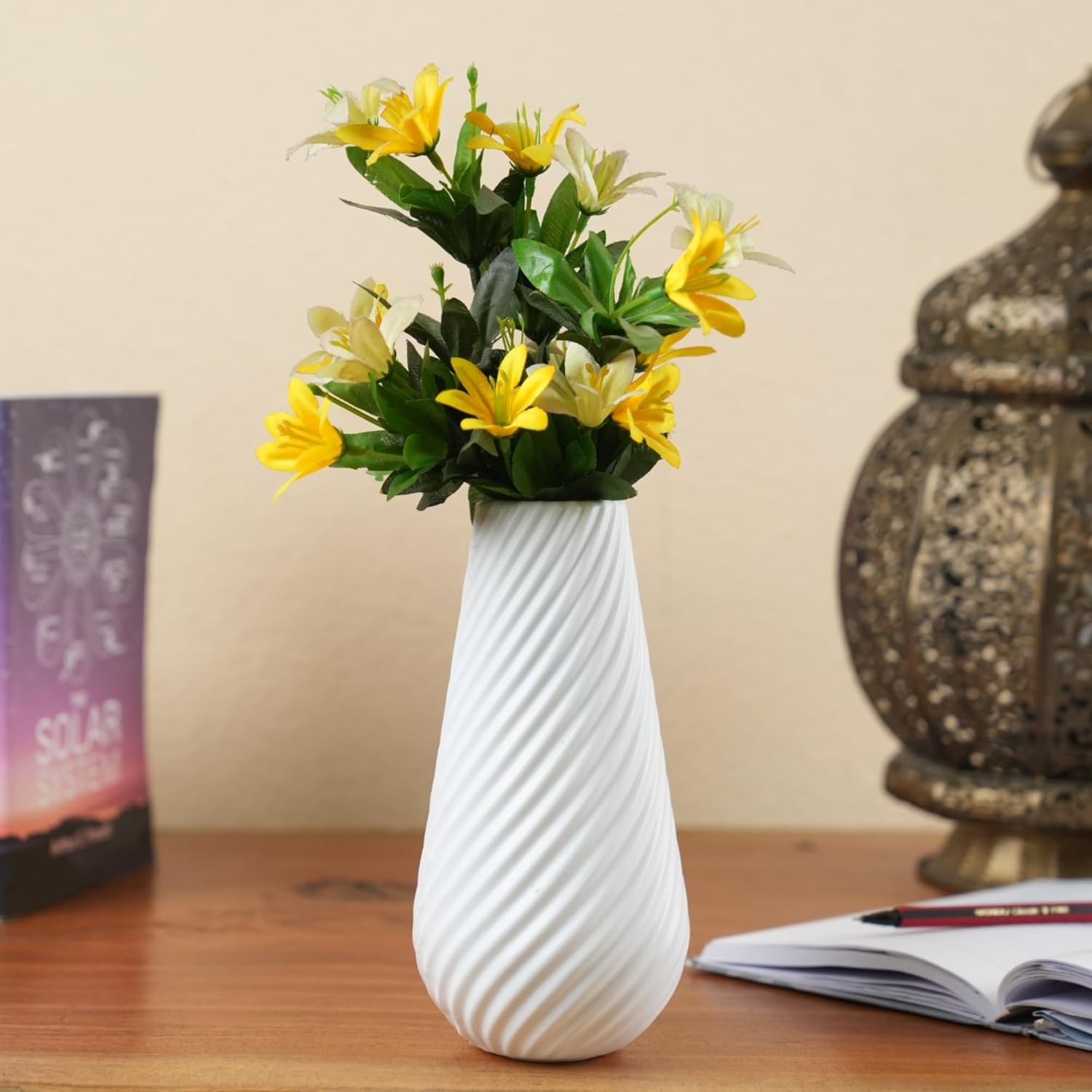 White Unbreakable Tabletop Vase Crafted for Bedroom Living Room and ...