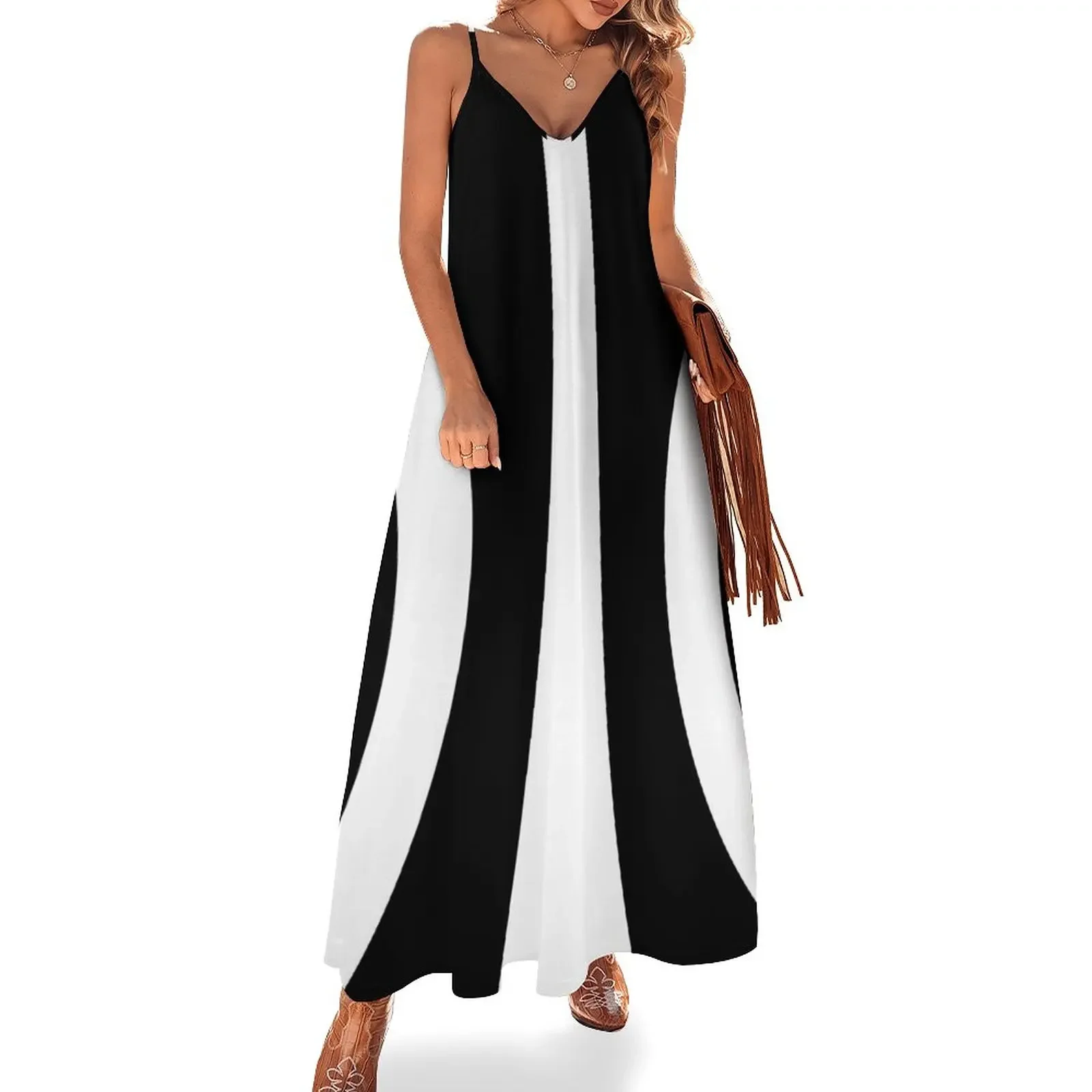 White on Black Sixties Retro Mod Style Sleeveless Dress Woman fashion ...