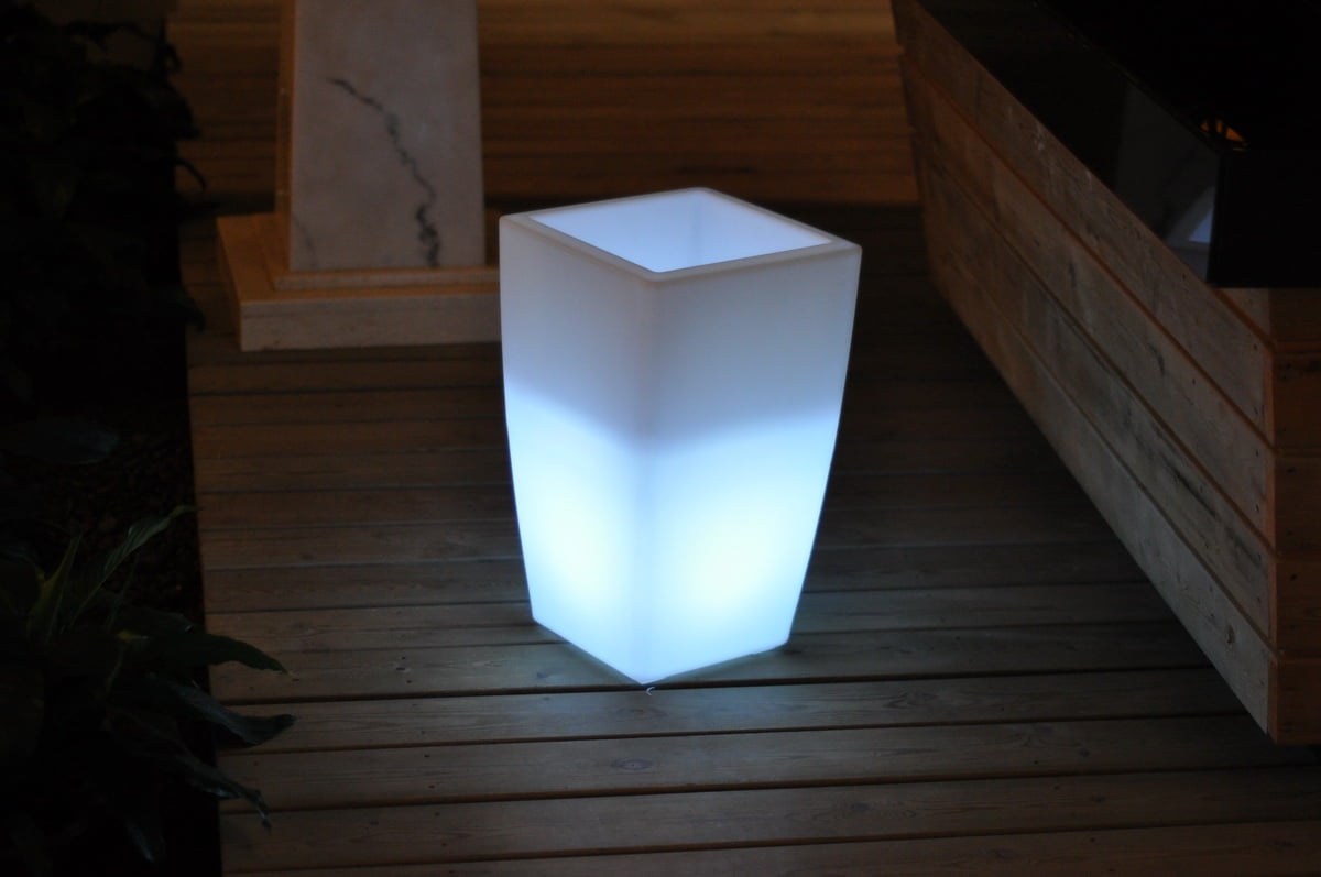 Whiteline Modern Lighting White Beauty Contemporary Metal Floor Lamp ...