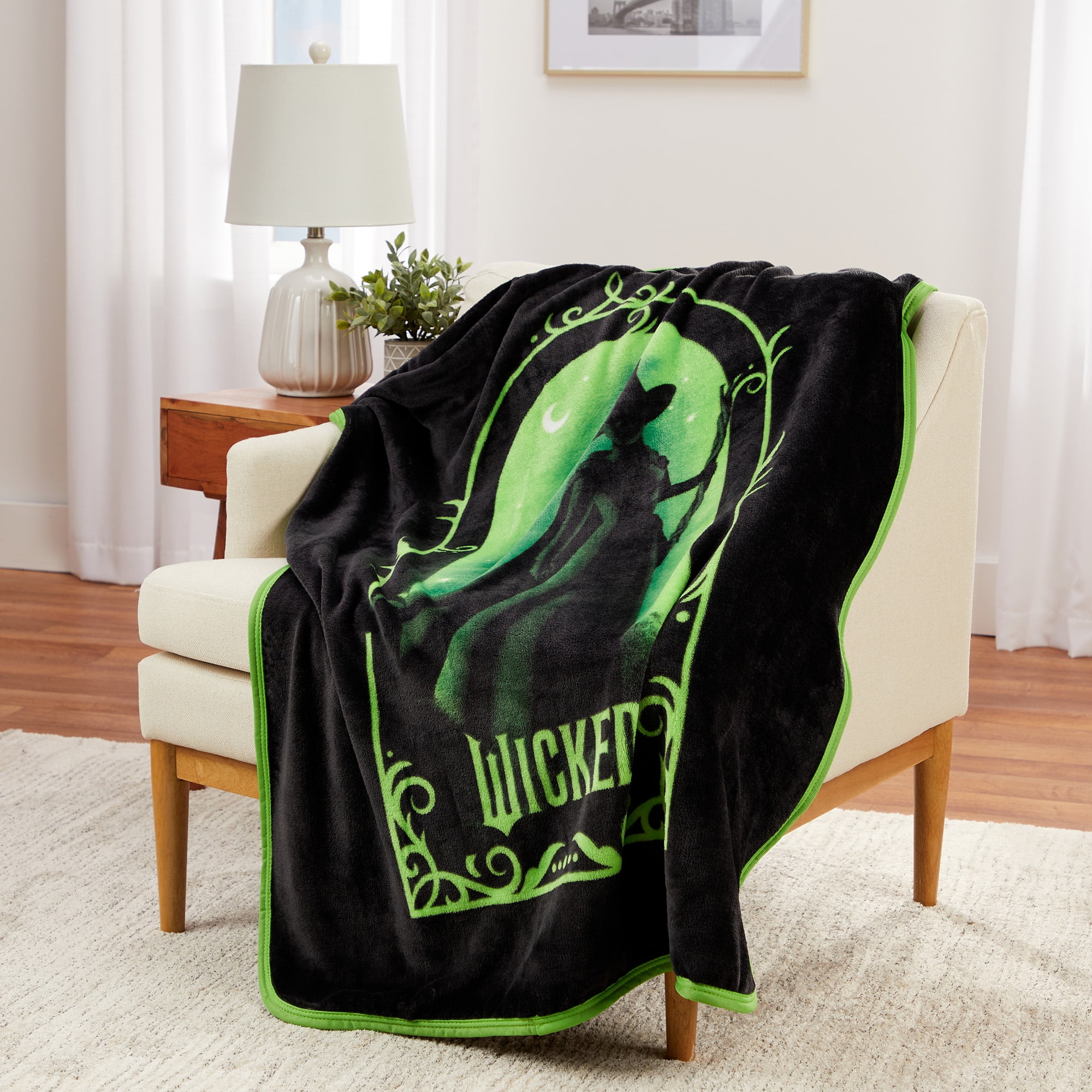 Wicked Kids Silky Soft Plush Throw, 40 x 50, Universal - Walmart.com