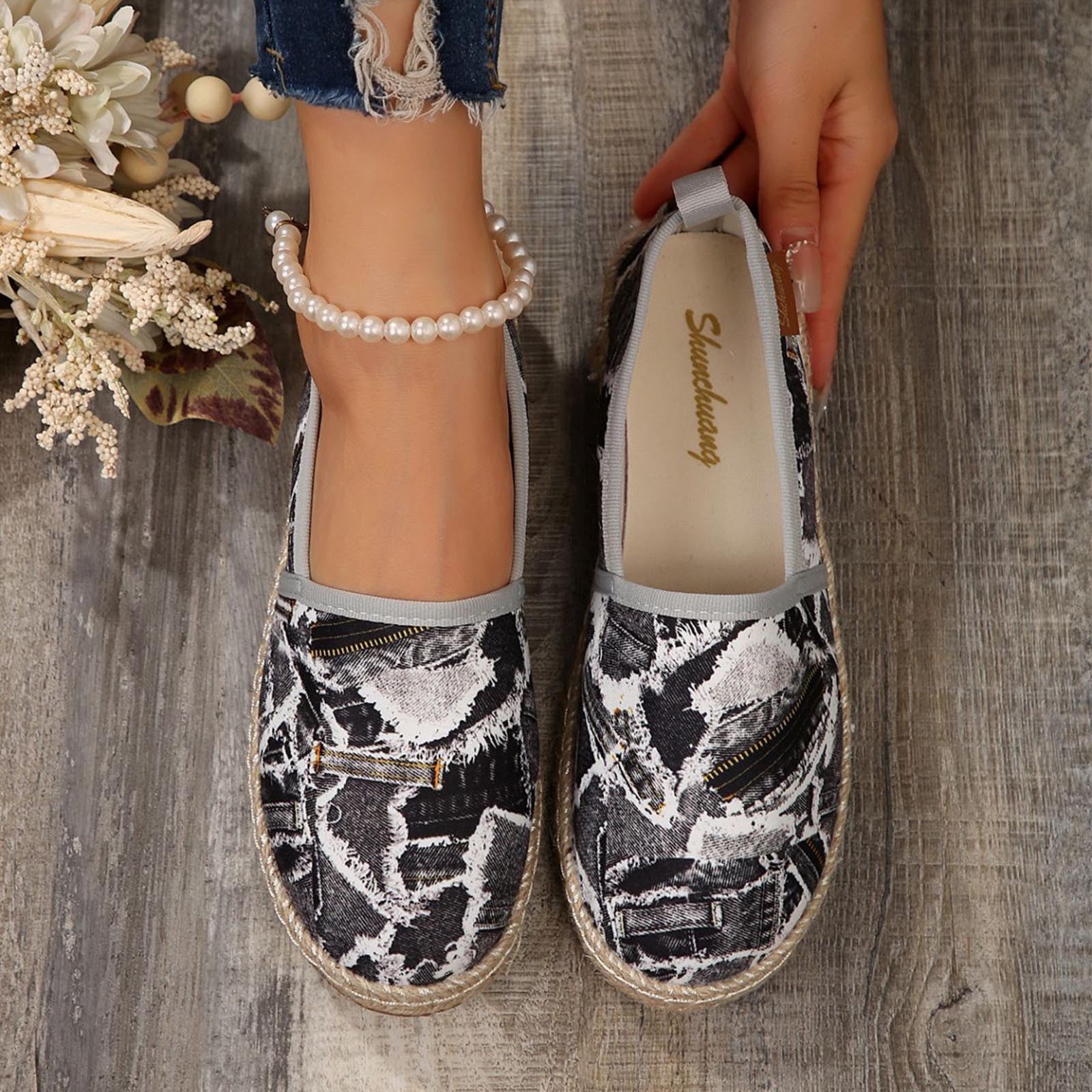 Wide Toe Box Flat Shoes Women Slip on Wide Width Flats Comfortable ...