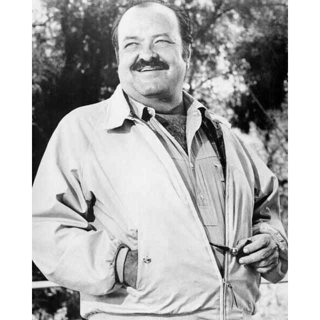 William Conrad smiling holding smoking pipe as Frank Cannon Poster ...