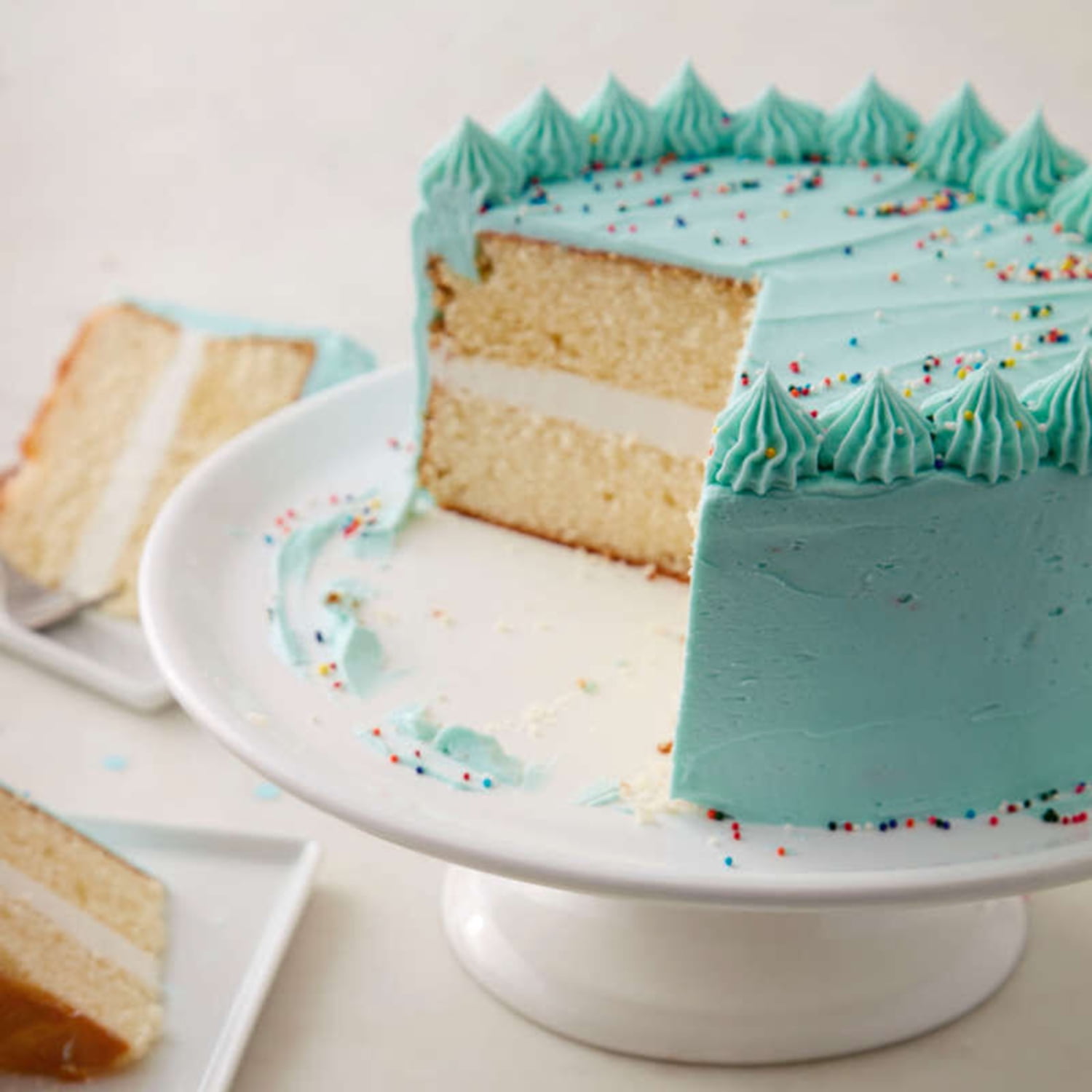 Wilton Delicious Creamy White Buttercream Icing Mix, White, 14 oz, 3 ...