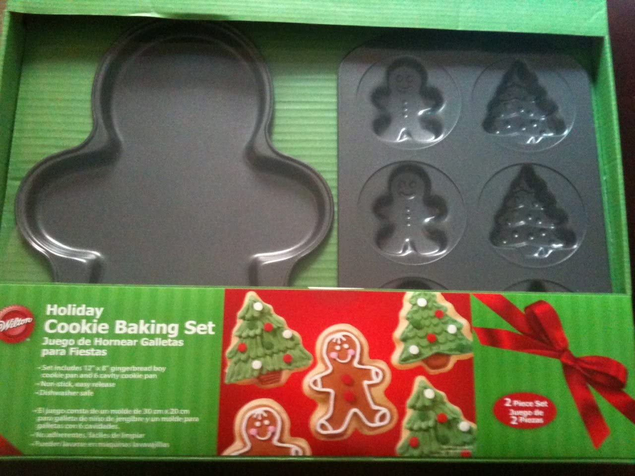 Wilton Christmas Gingerbread Man Cookie Pan & 6 Cavity Pan 2 piece ...