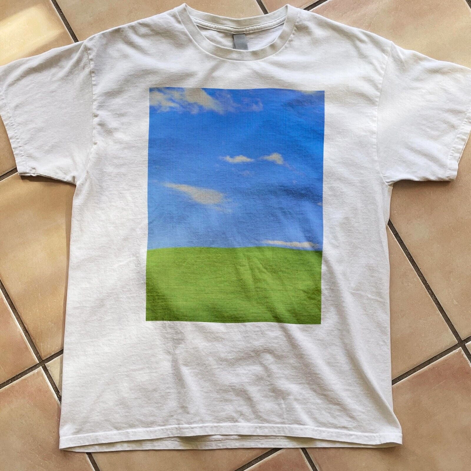 Windows XP nostalgic screensaver, Vintage gaming T-Shirt, 2000s ...