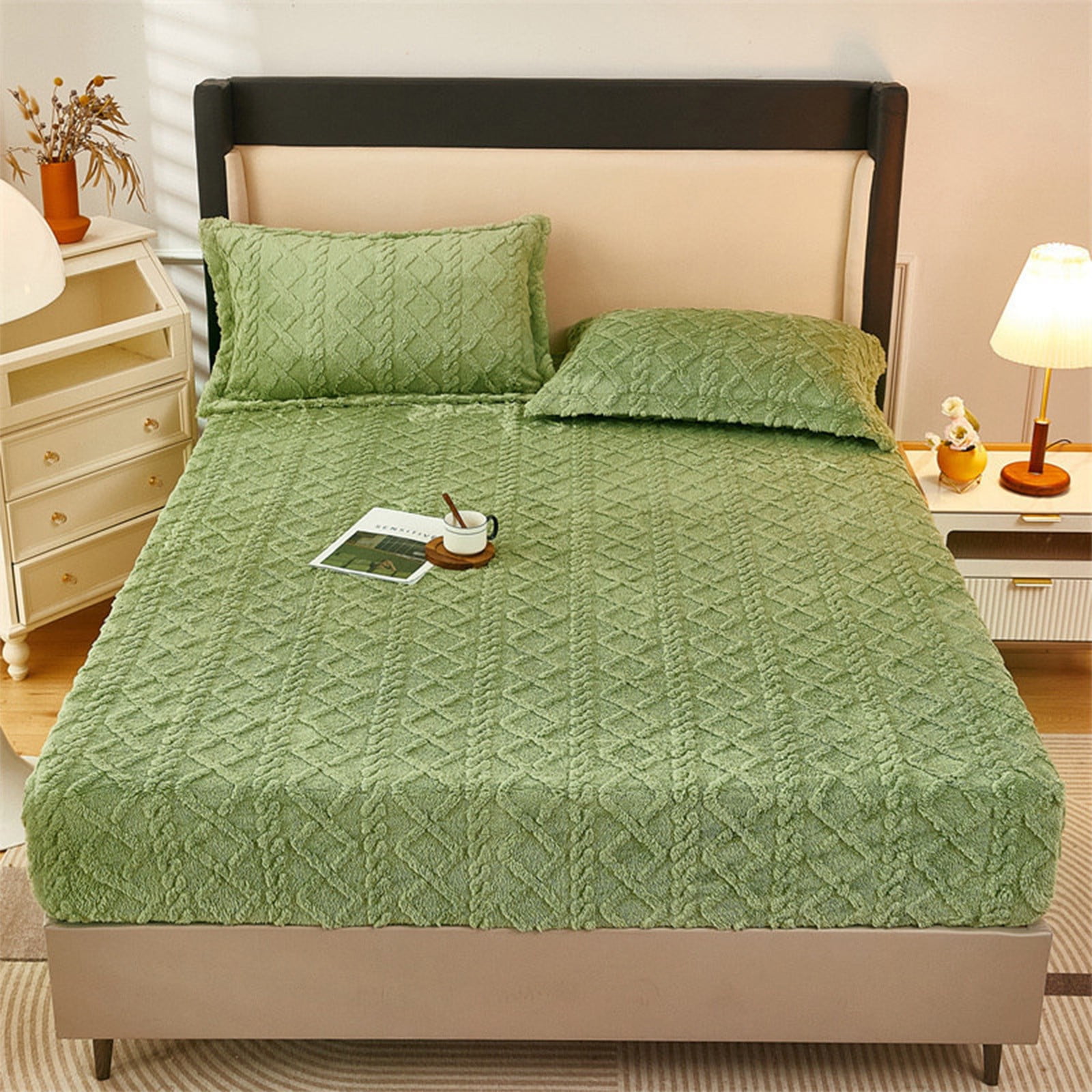 Winter Upholstered Bedspread, Thick Mattress Protector, Warm Facecloth ...