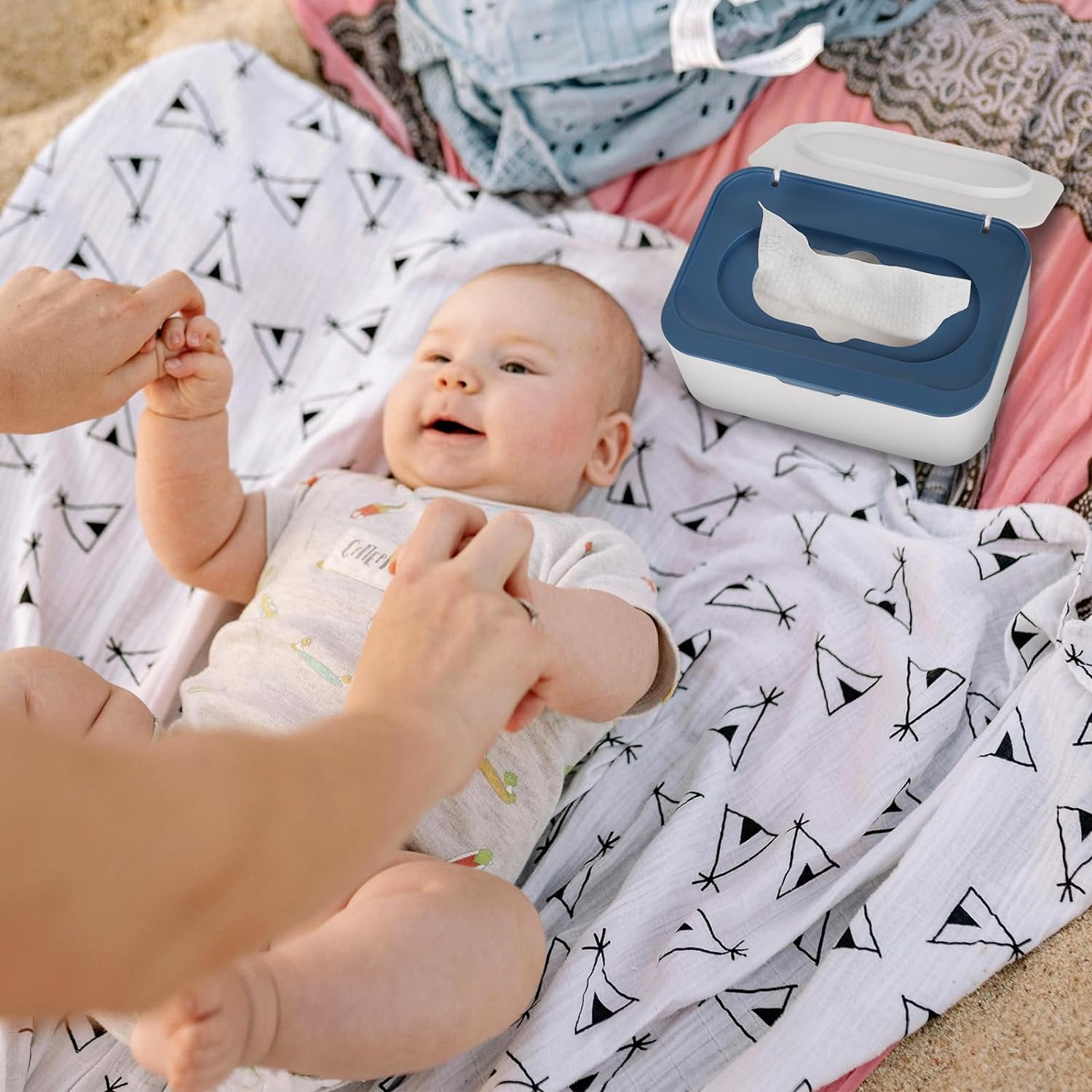 Wipes Dispenser, Refillable Wipe Container, Baby Wipe Holder, Keeps ...