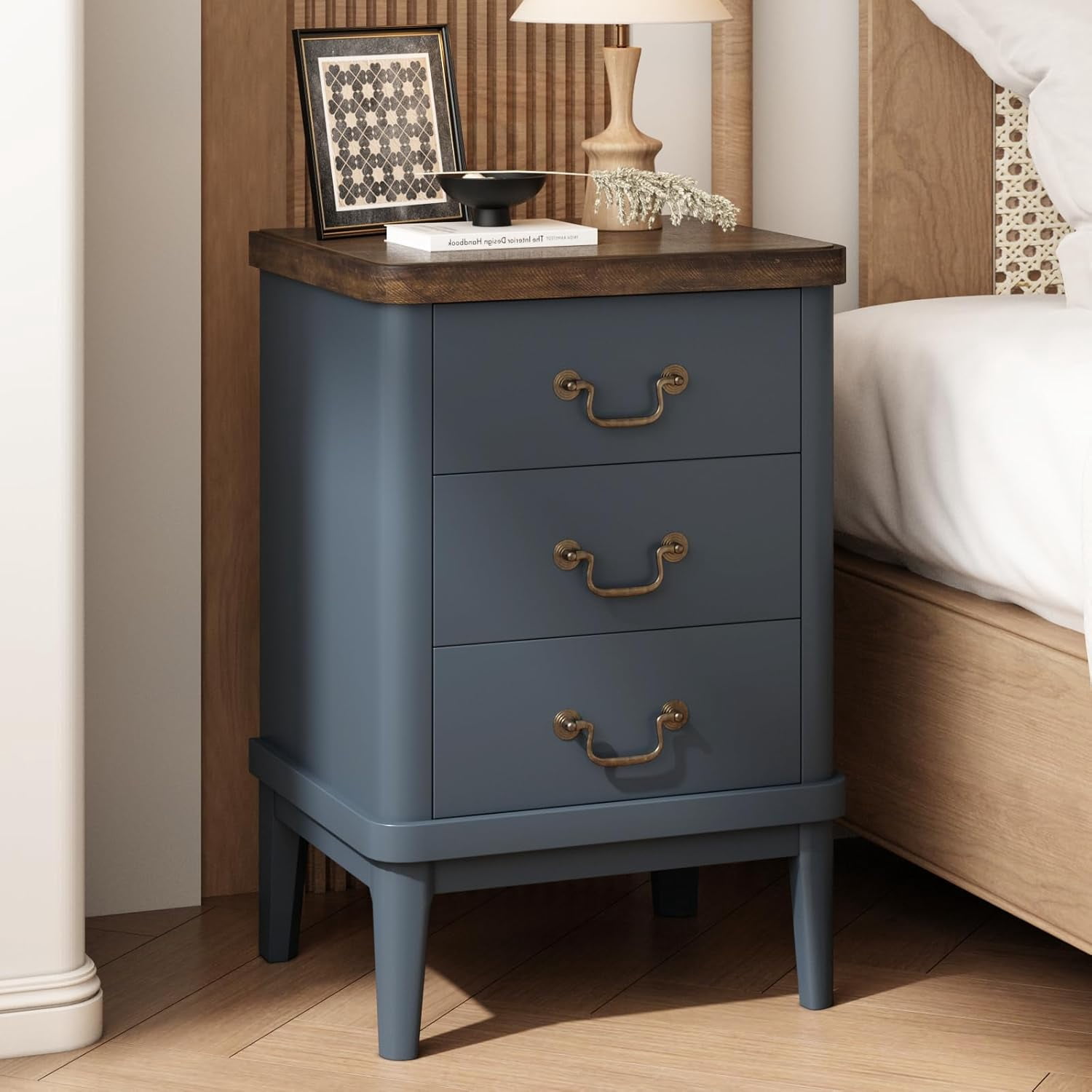 Wnutrees Farmhouse Nightstand with 3 Drawers，Modern Bedside Table with ...